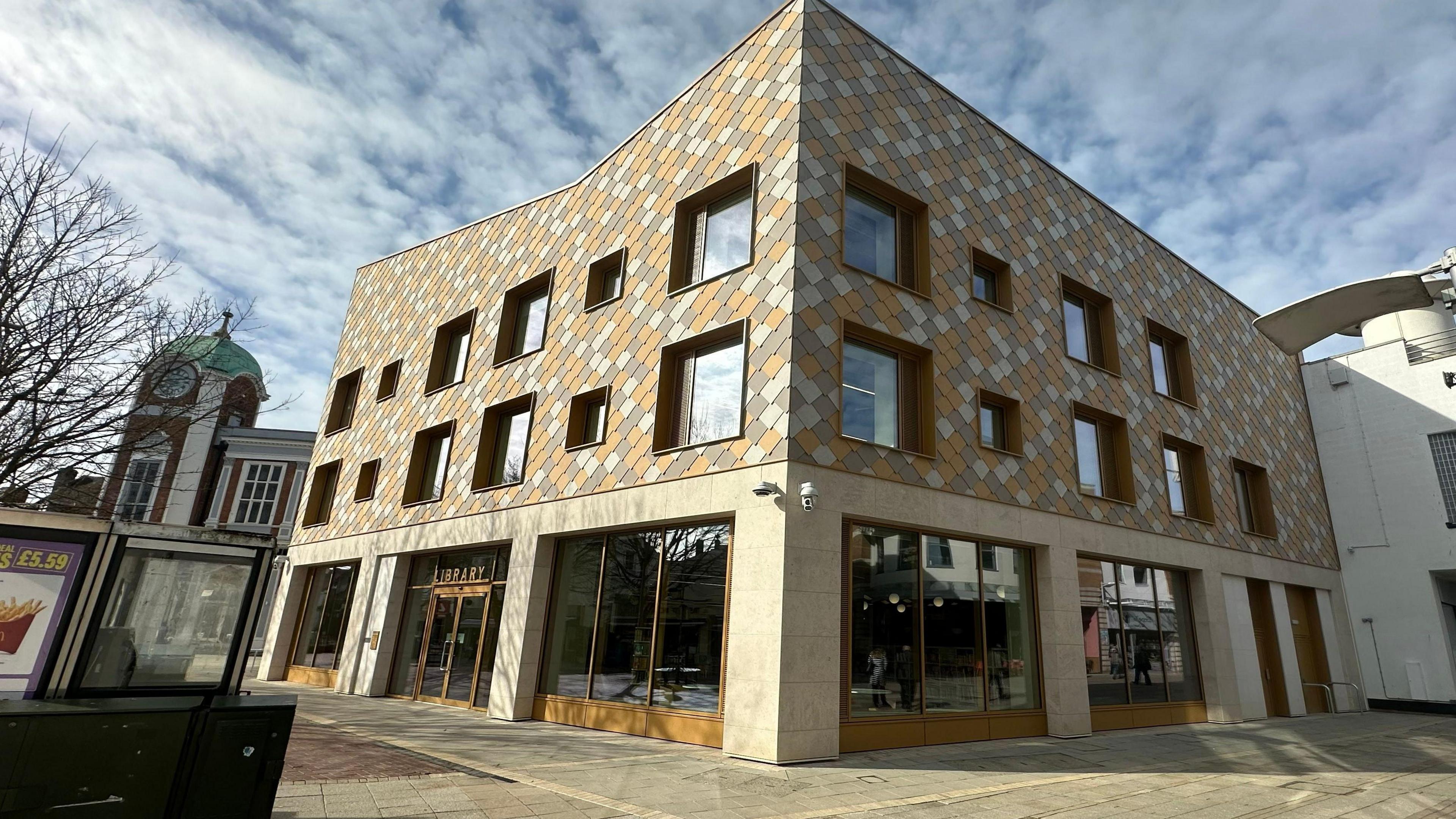 King's Lynn development plans aims to rival other tourist towns - BBC News