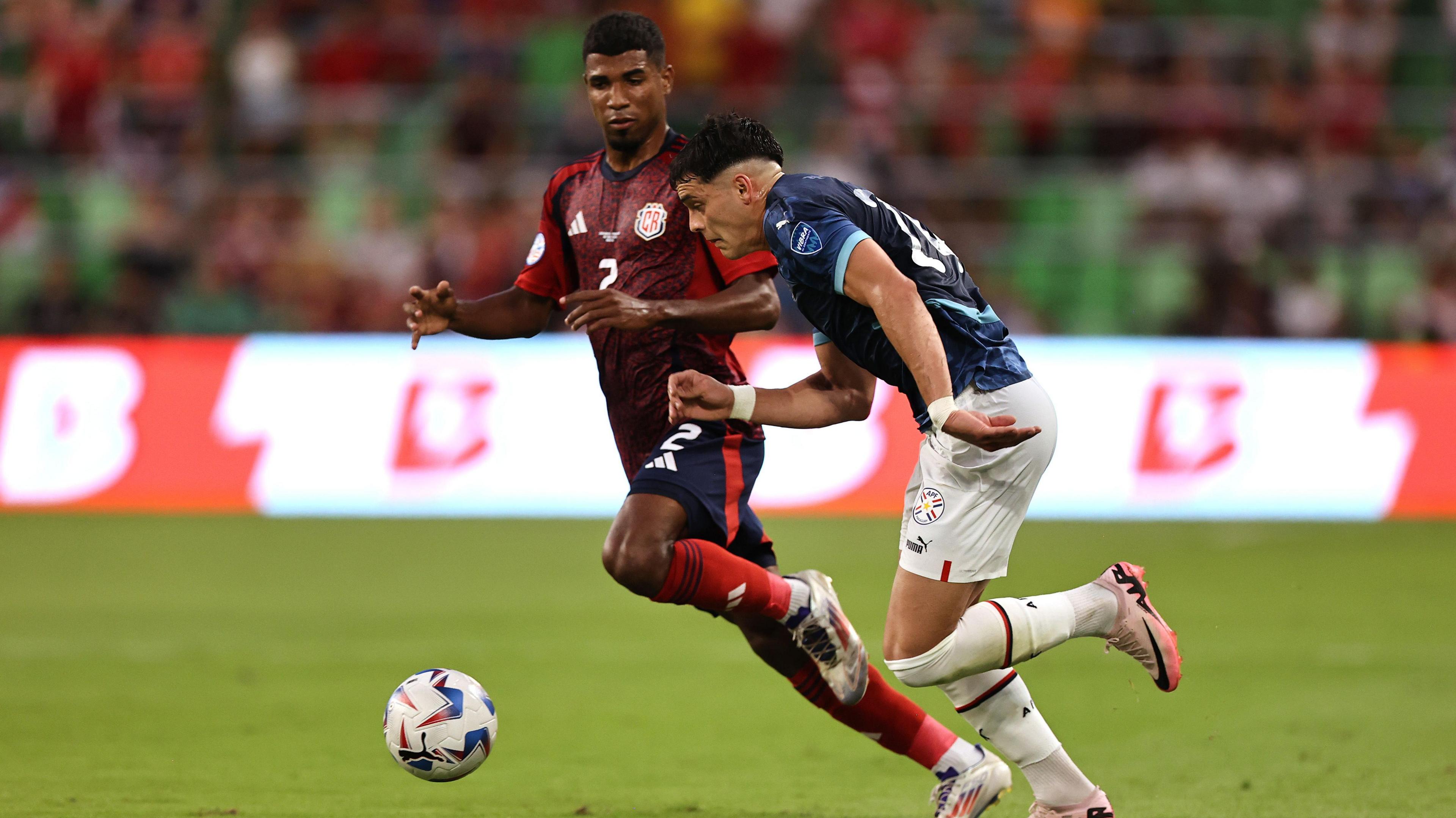 Hearts sign Costa Rica international Gerald Taylor on loan - BBC Sport