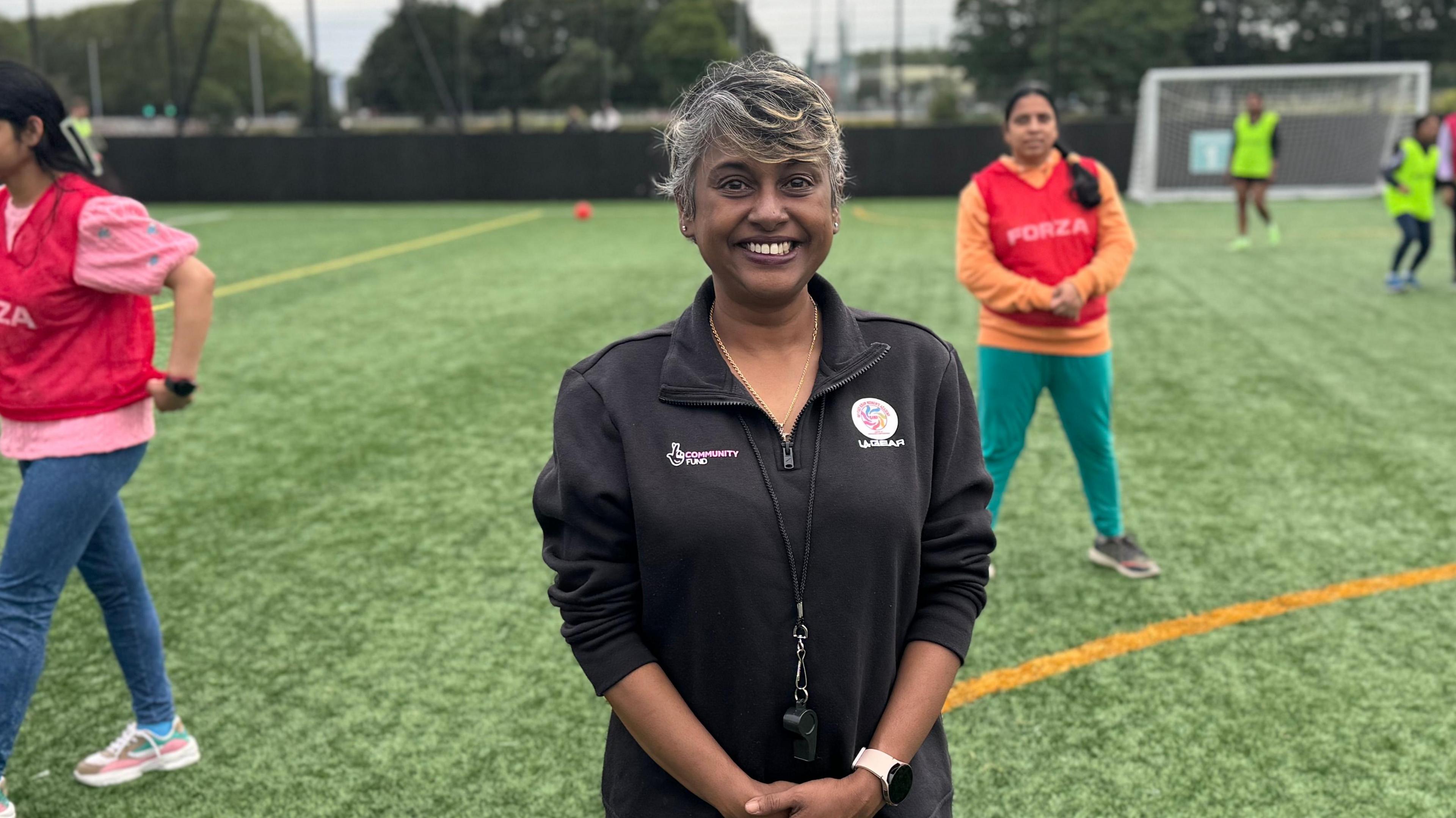 South Asian women’s football team a first for Northern Ireland - BBC News