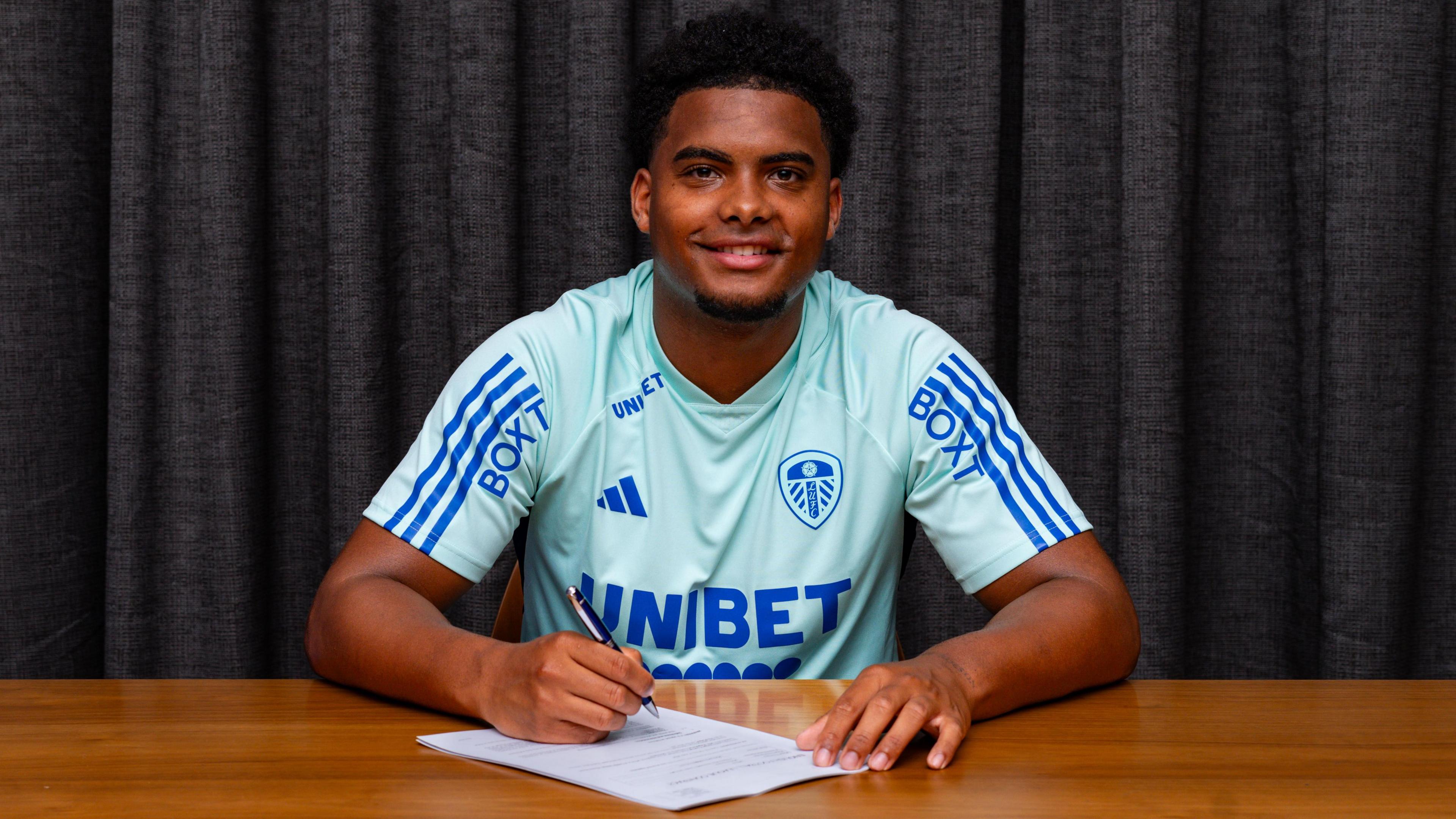 Leeds United news: Marley Wilson, Dan Toulson, Joe Snowdon sign new ...