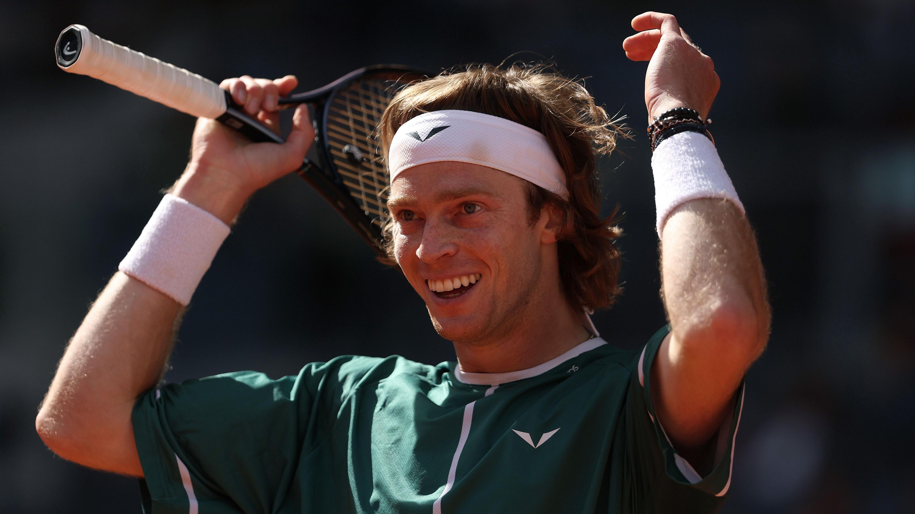 Madrid Open: Andrey Rublev and Felix Auger-Aliassime into final - BBC Sport