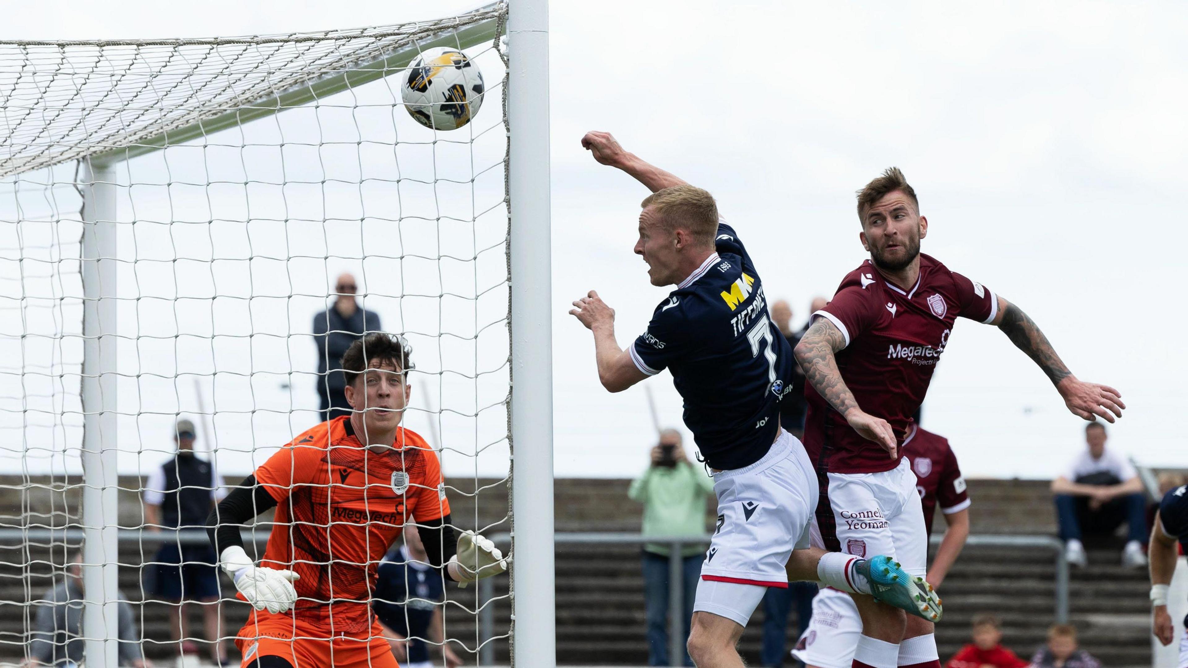 Dundee beat Arbroath 3-1 in friendly - BBC Sport