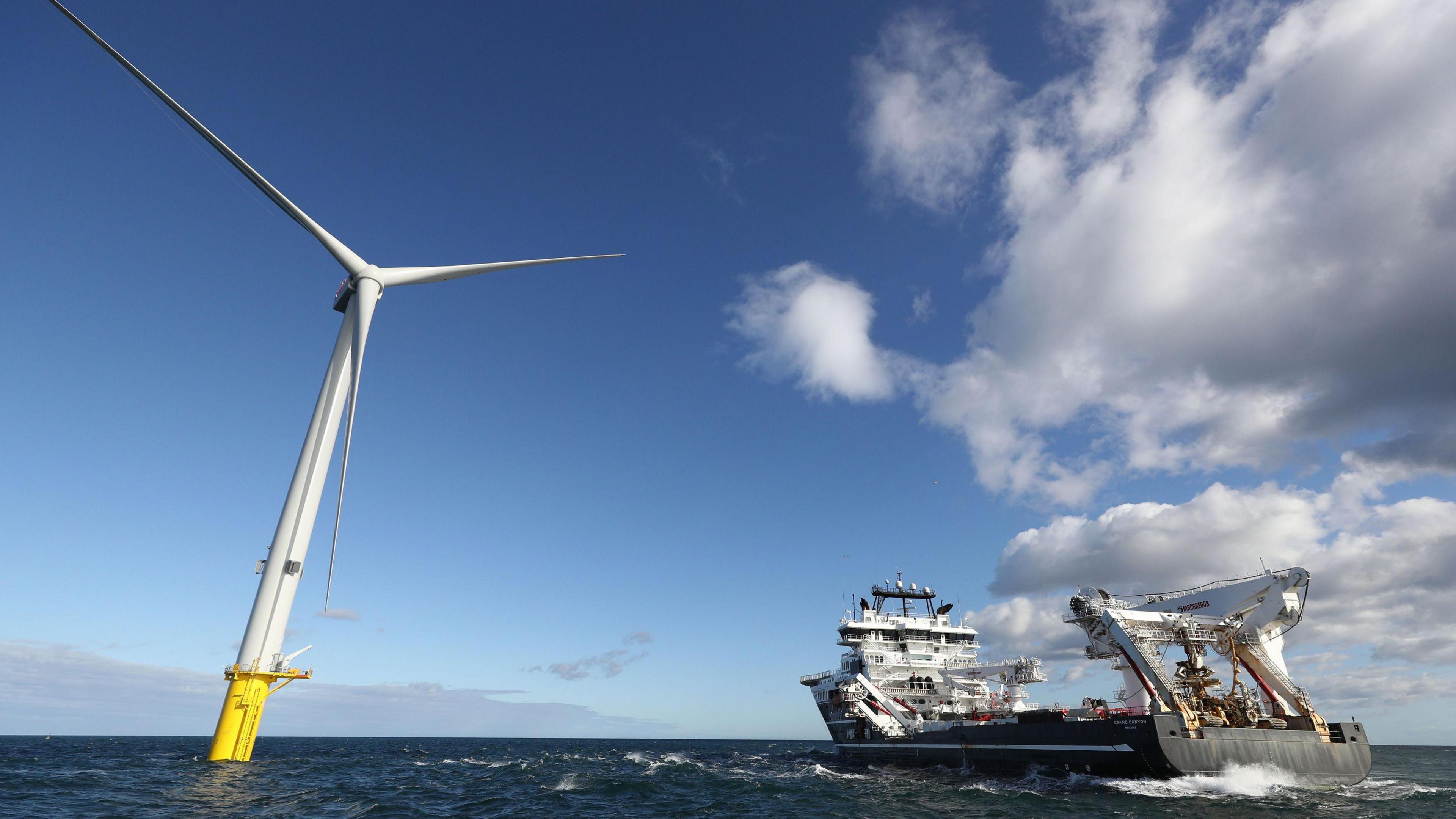 Blyth offshore wind farm marks 25-year milestone - BBC News