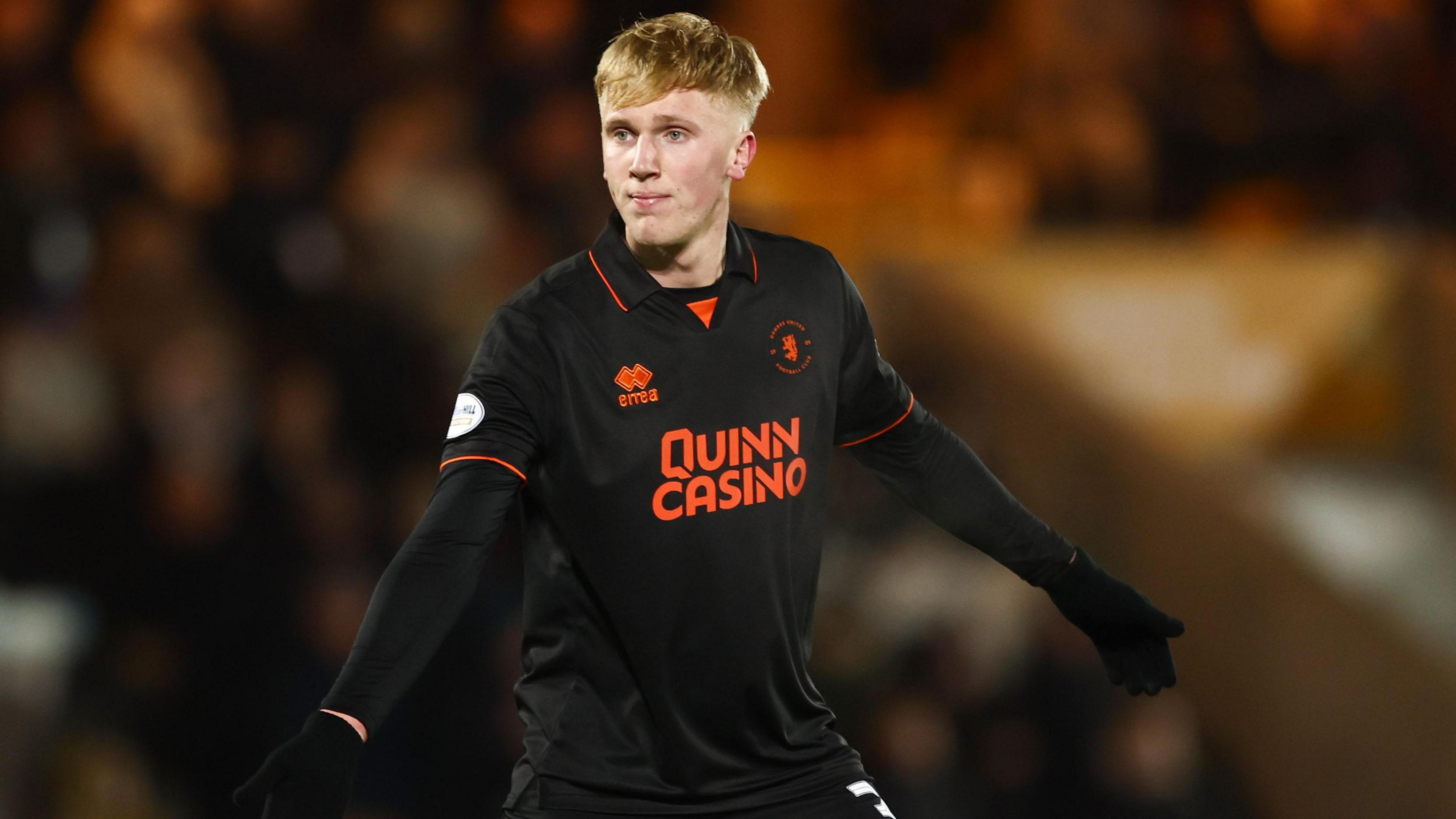 Owen Stirton signs Dundee United extension - BBC Sport