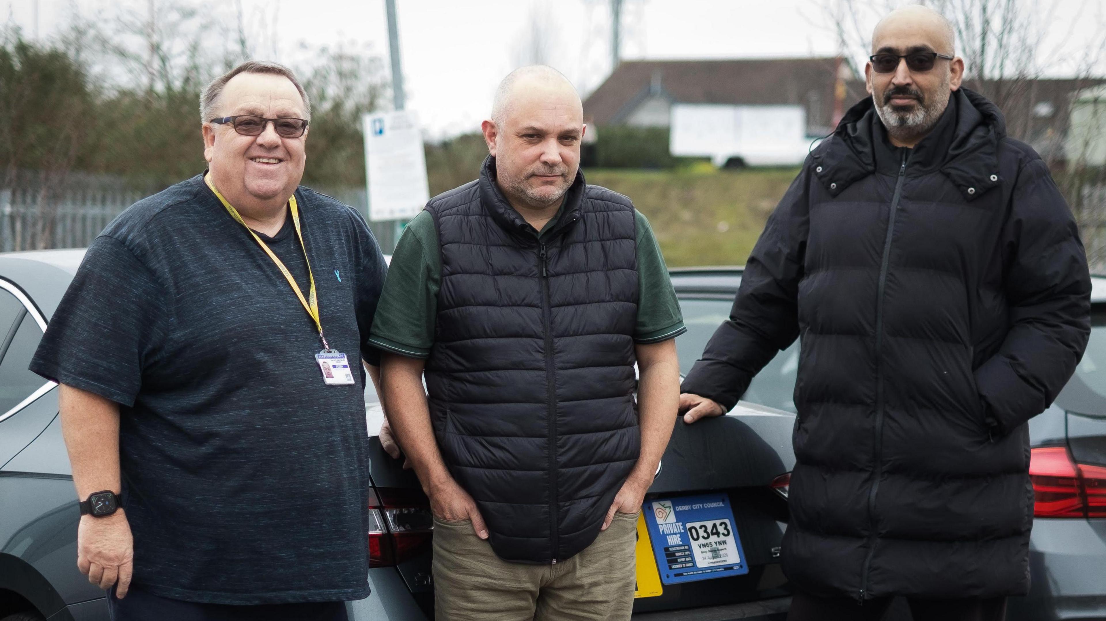 Derby drivers say taxi rule change will 'save jobs' - BBC News