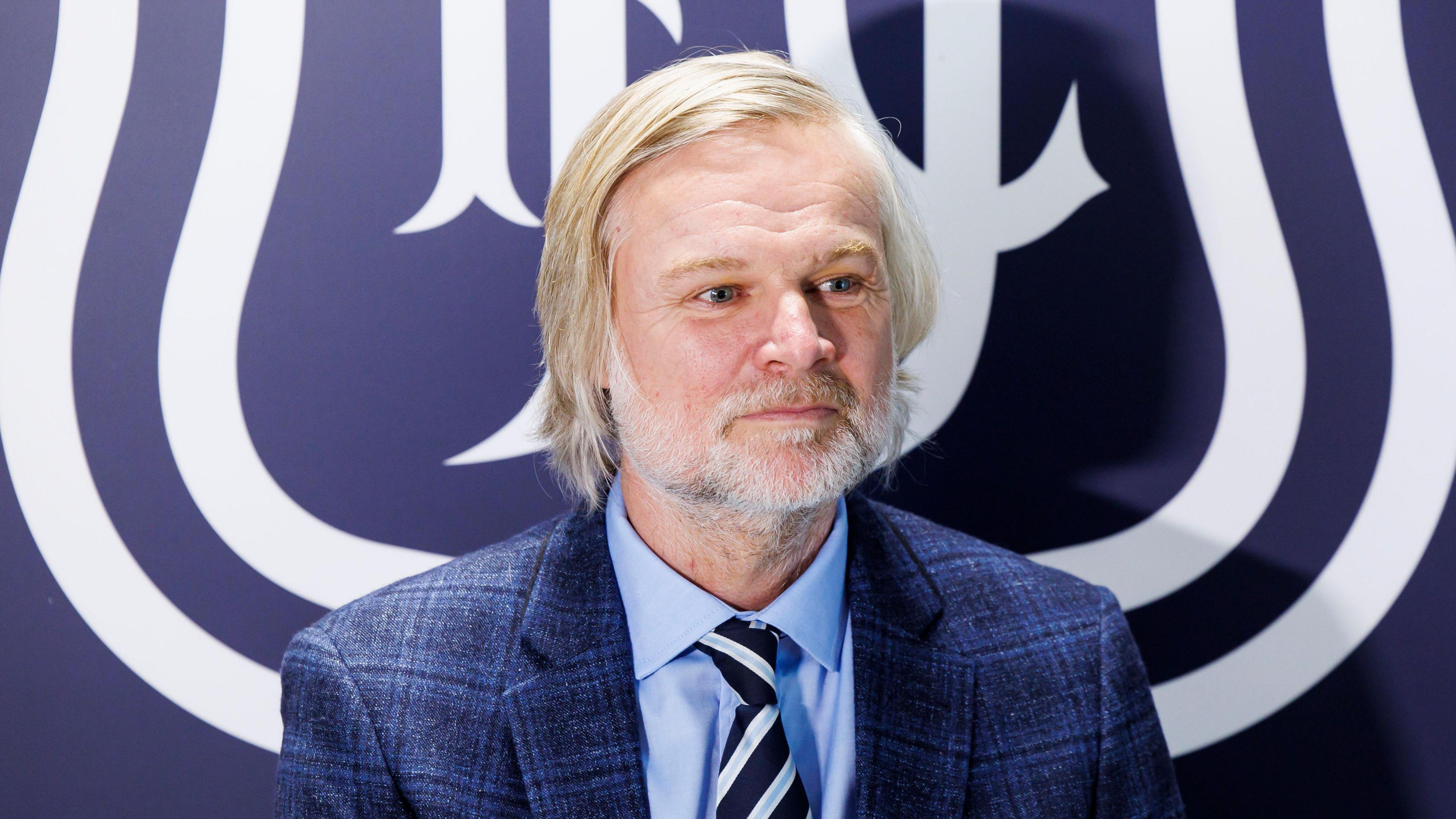 Pressley wants Dundee to end high player turnover - BBC Sport