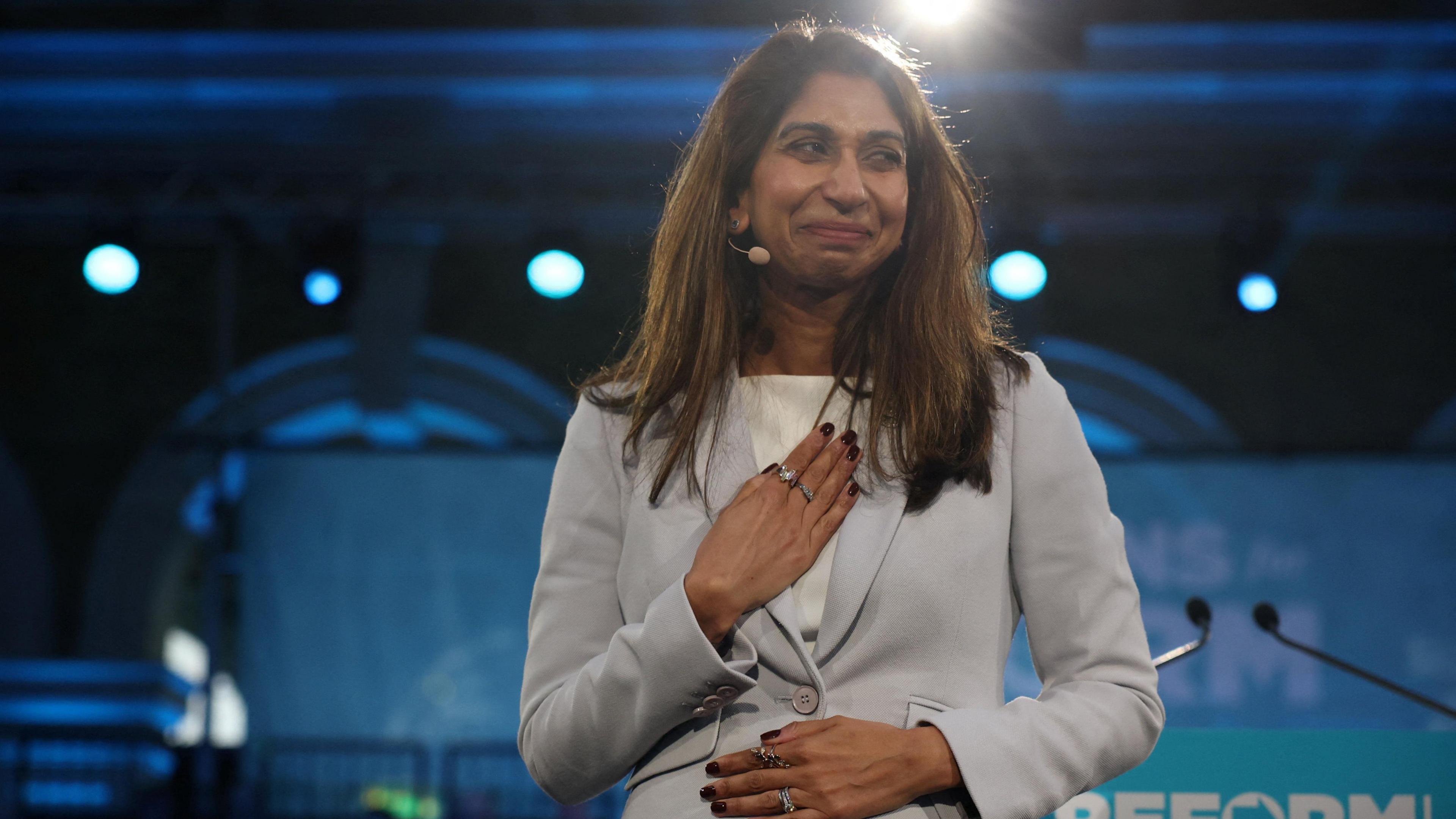 Reform says it would scrap Scottish tax bands and cut rates - BBC News