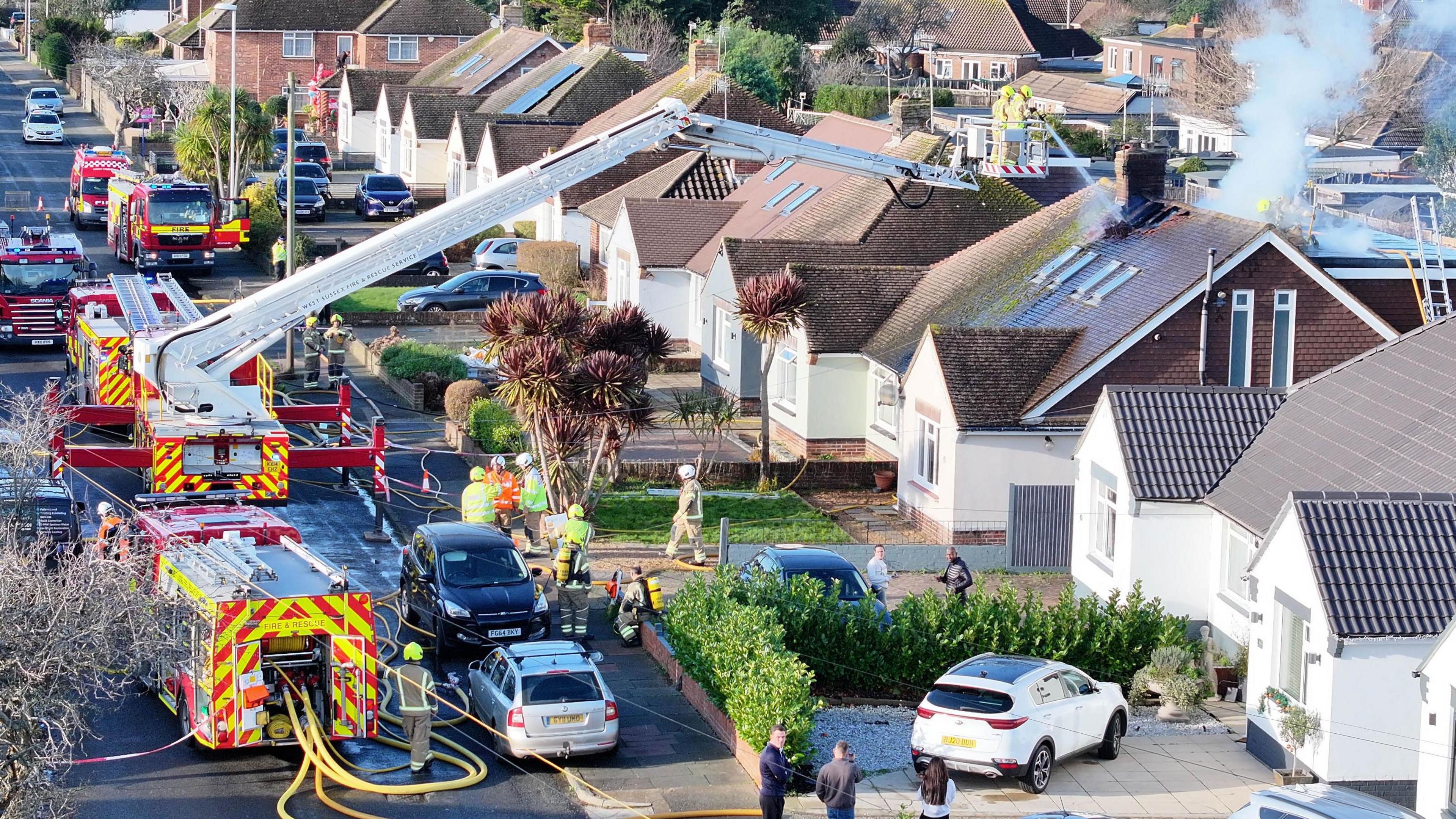 Firefighters called to house fire in Worthing - BBC News