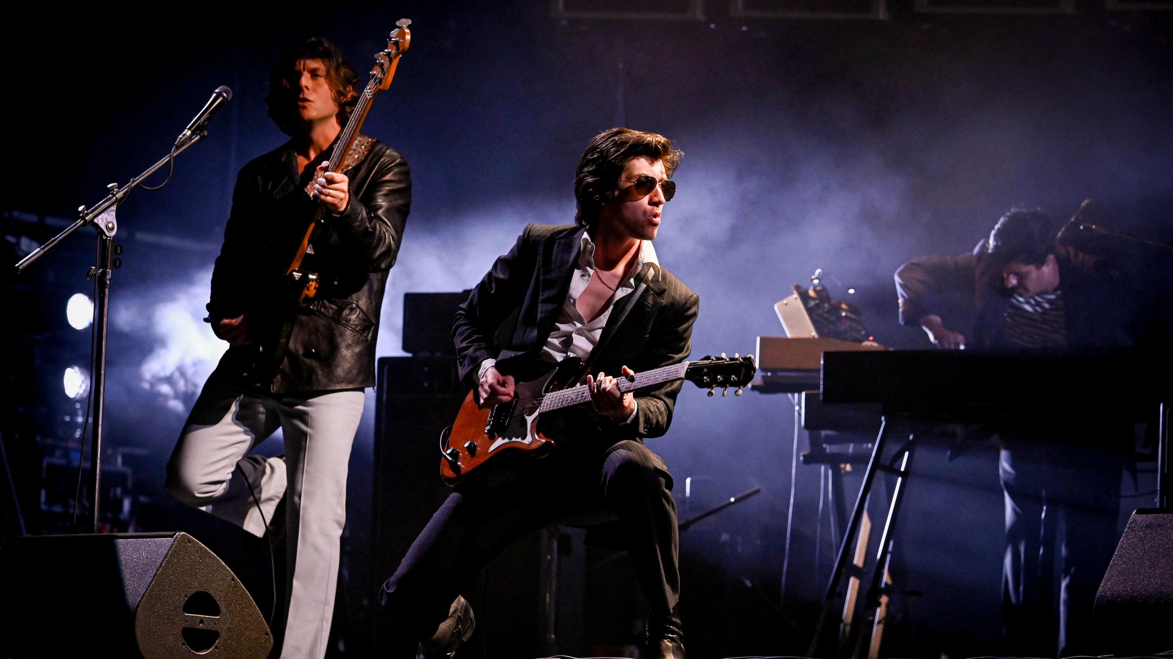 Arctic Monkeys: Opening Night 'a lot of fun to record' - BBC News