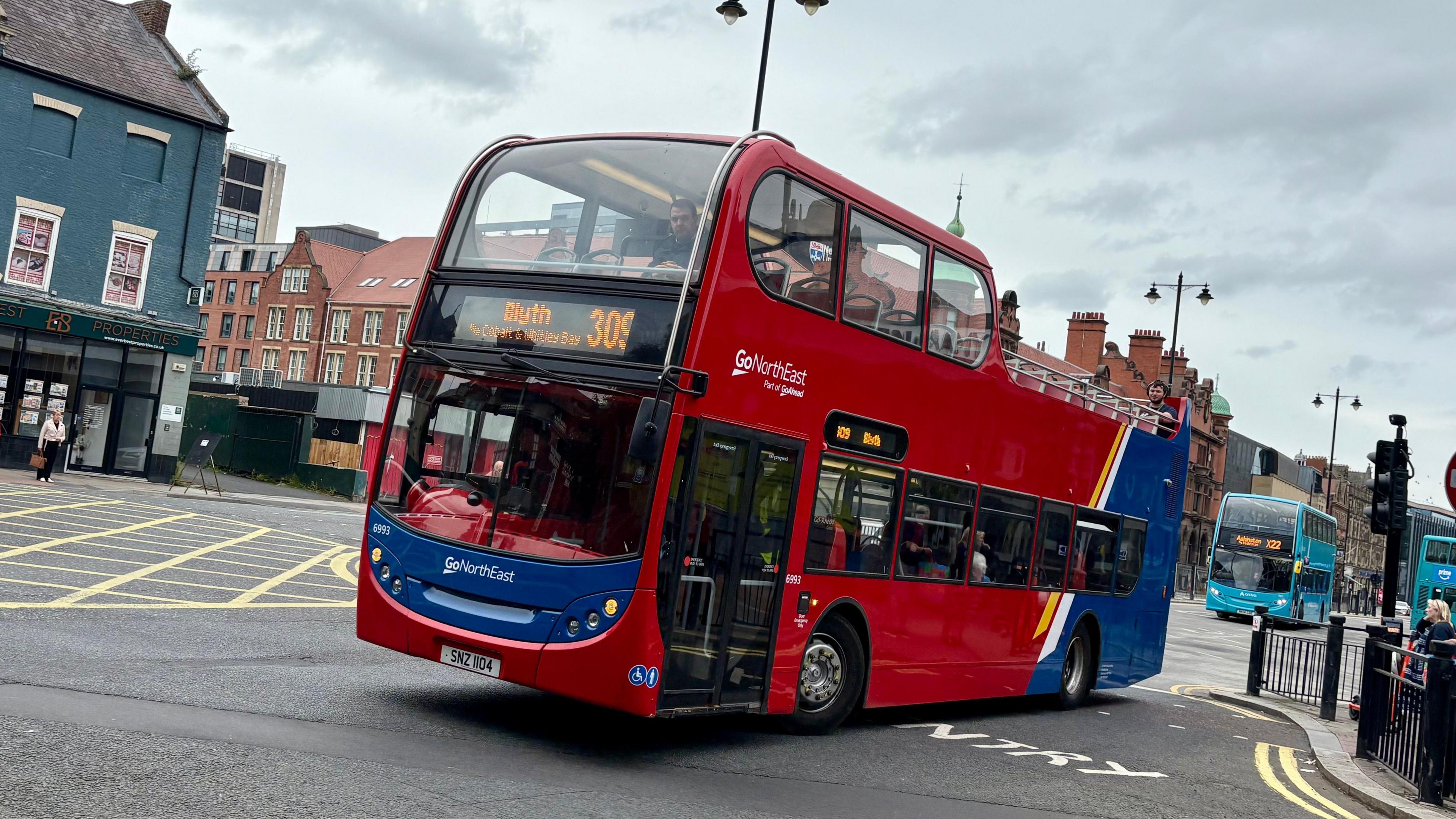 Coast Road bus ticket agreement between rival companies to end - BBC News