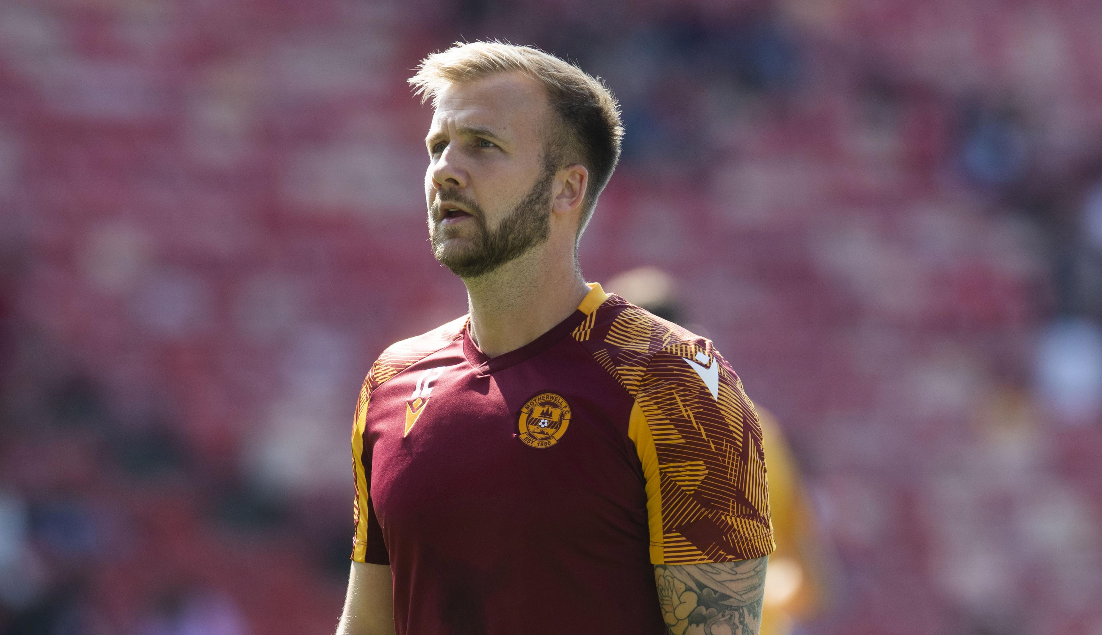 Fox departs Motherwell in search of first-team football - BBC Sport
