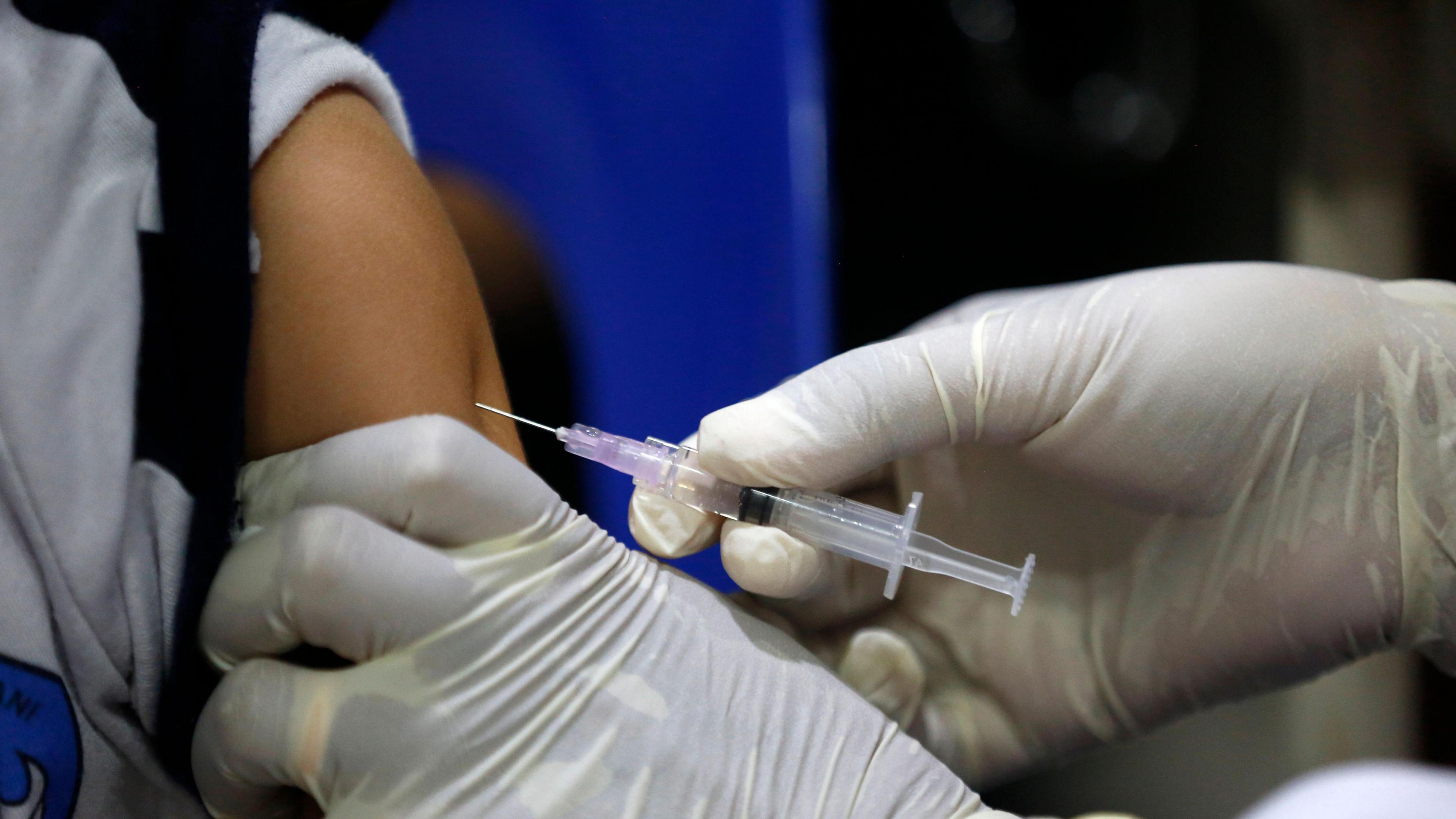 Children in Scotland's poorest areas least likely to get HPV jab - BBC News