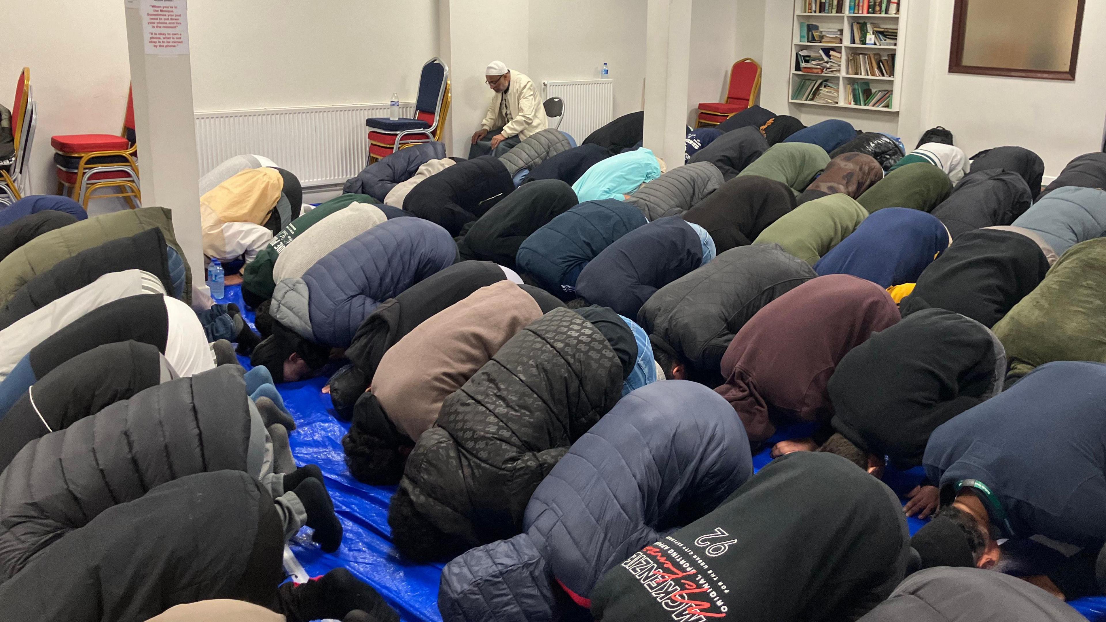 Ipswich Ramadan event at mosque hears multifaith message of peace - BBC ...