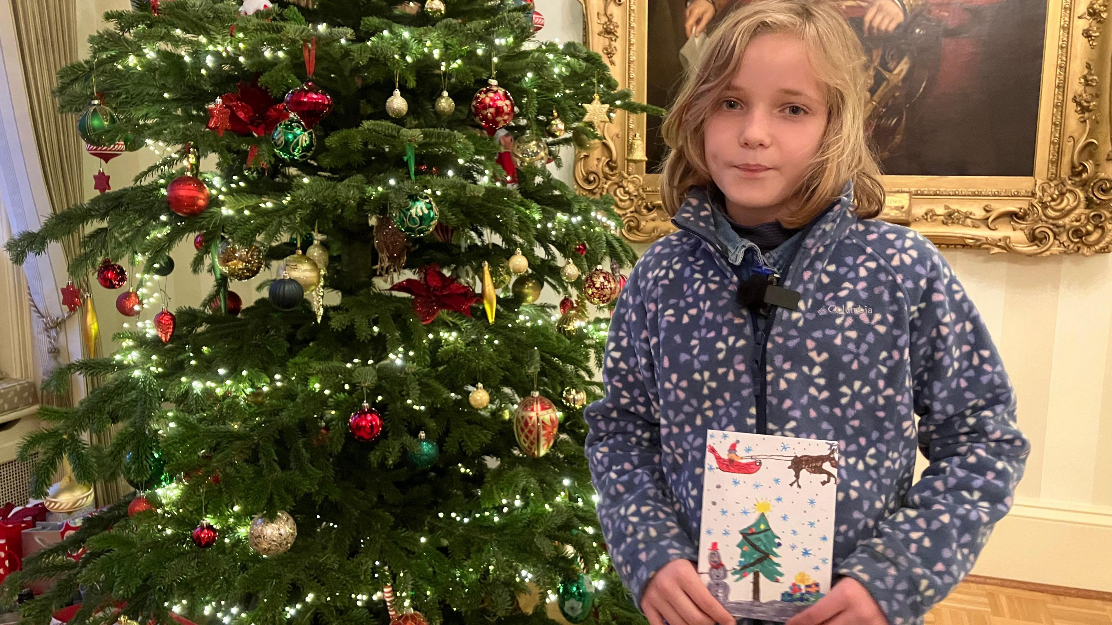 Guernsey girl, 9, designs Government House Christmas card - BBC News