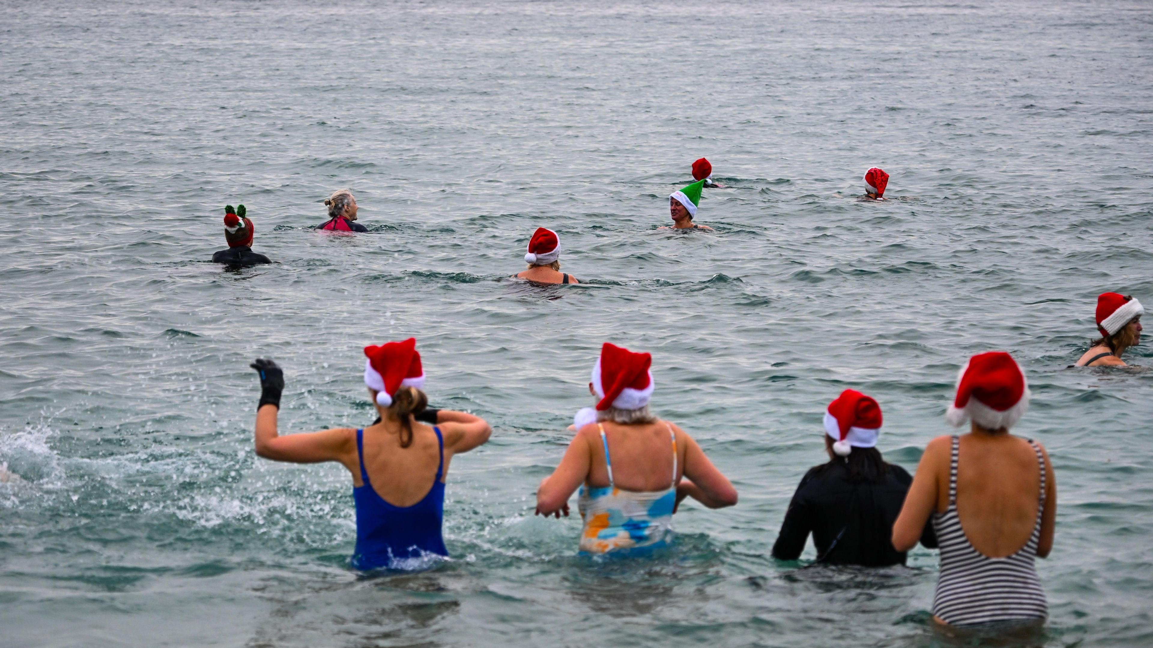 Warnings over new year swims - BBC News