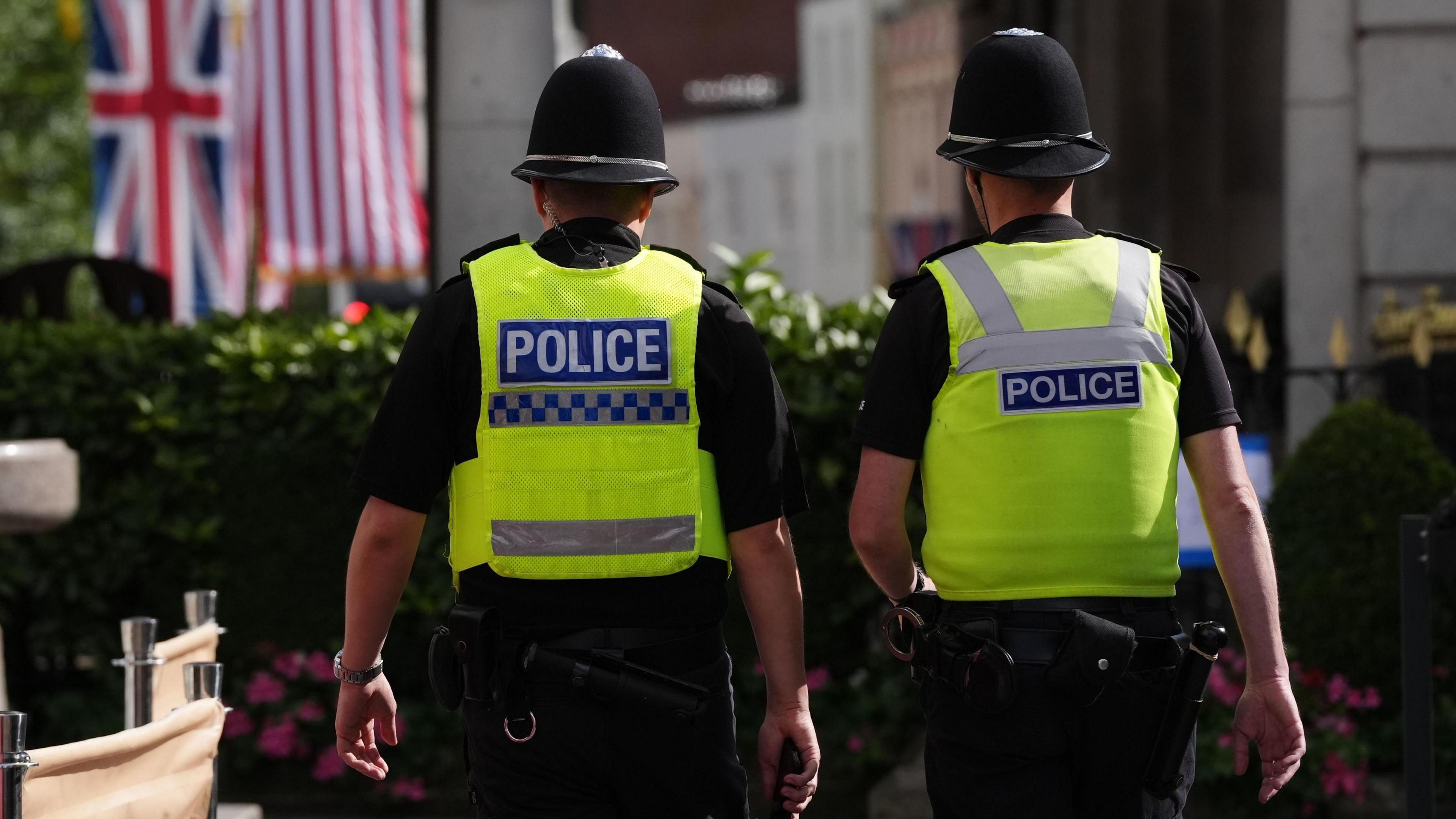 Home Office to scrap Boris Johnson's police headcount grant - BBC News