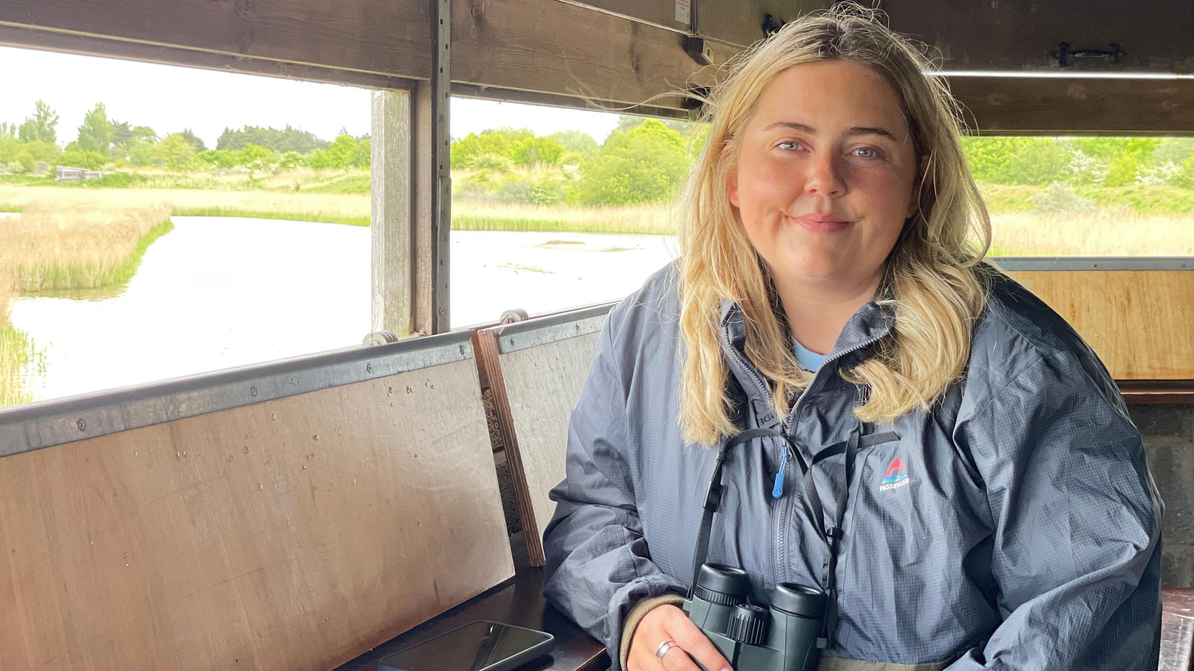 Why Gen Z birdwatchers are flocking to RSPB reserves - BBC News