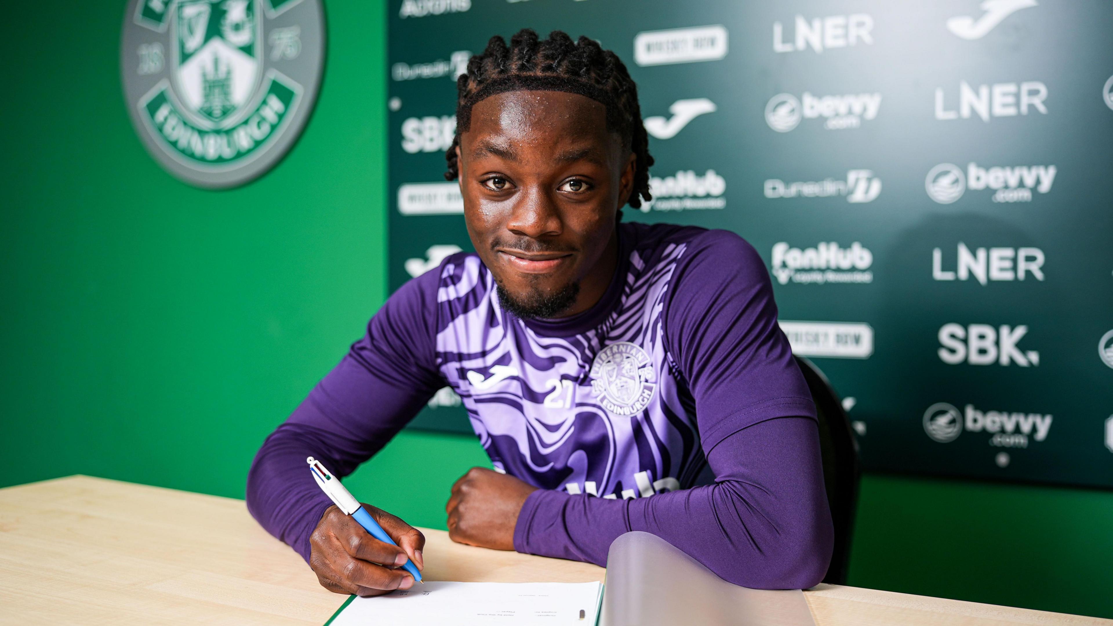 Hibs deal a 'no-brainer' for Kanayo Megwa - BBC Sport