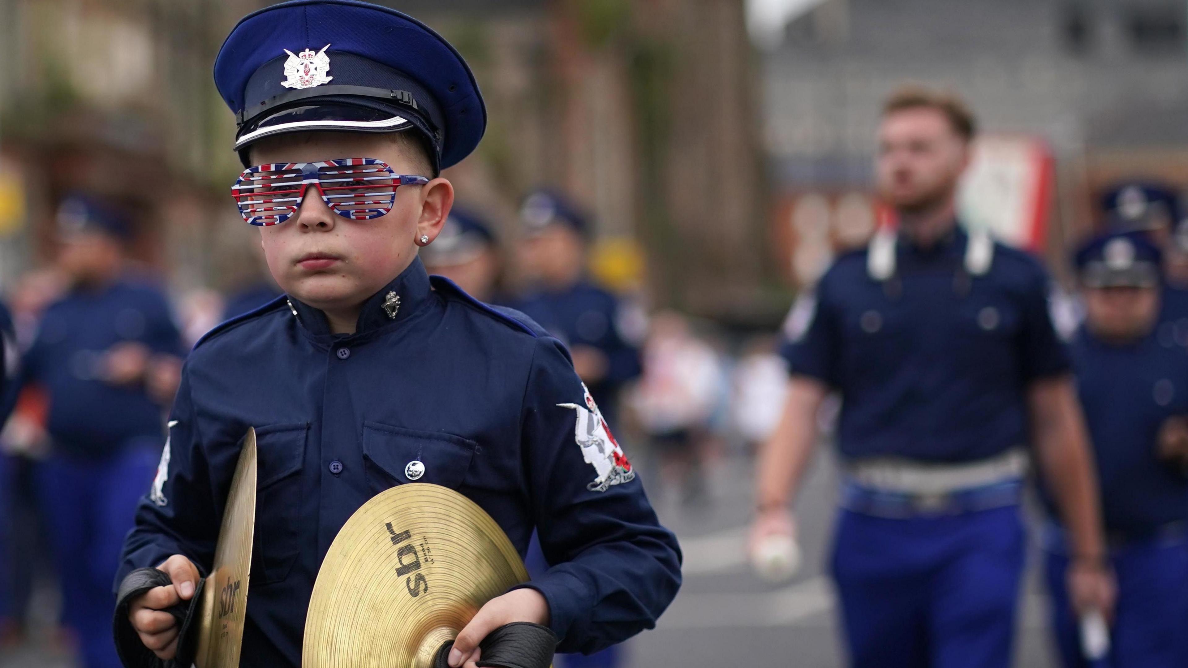 In photos: Twelfth of July celebrations begin across NI - BBC News