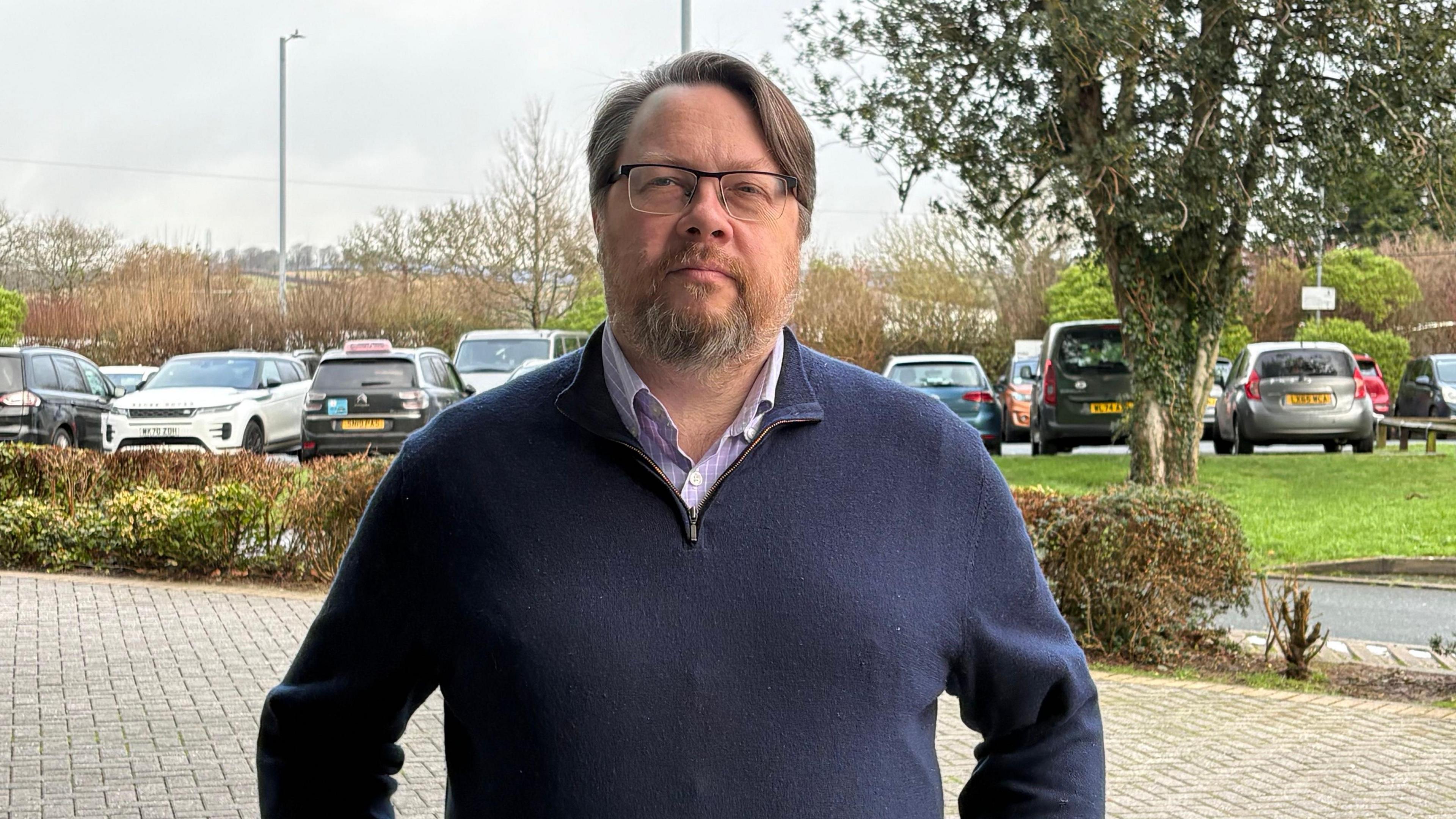Free parking "paramount" to Cornish businesses and local groups - BBC News