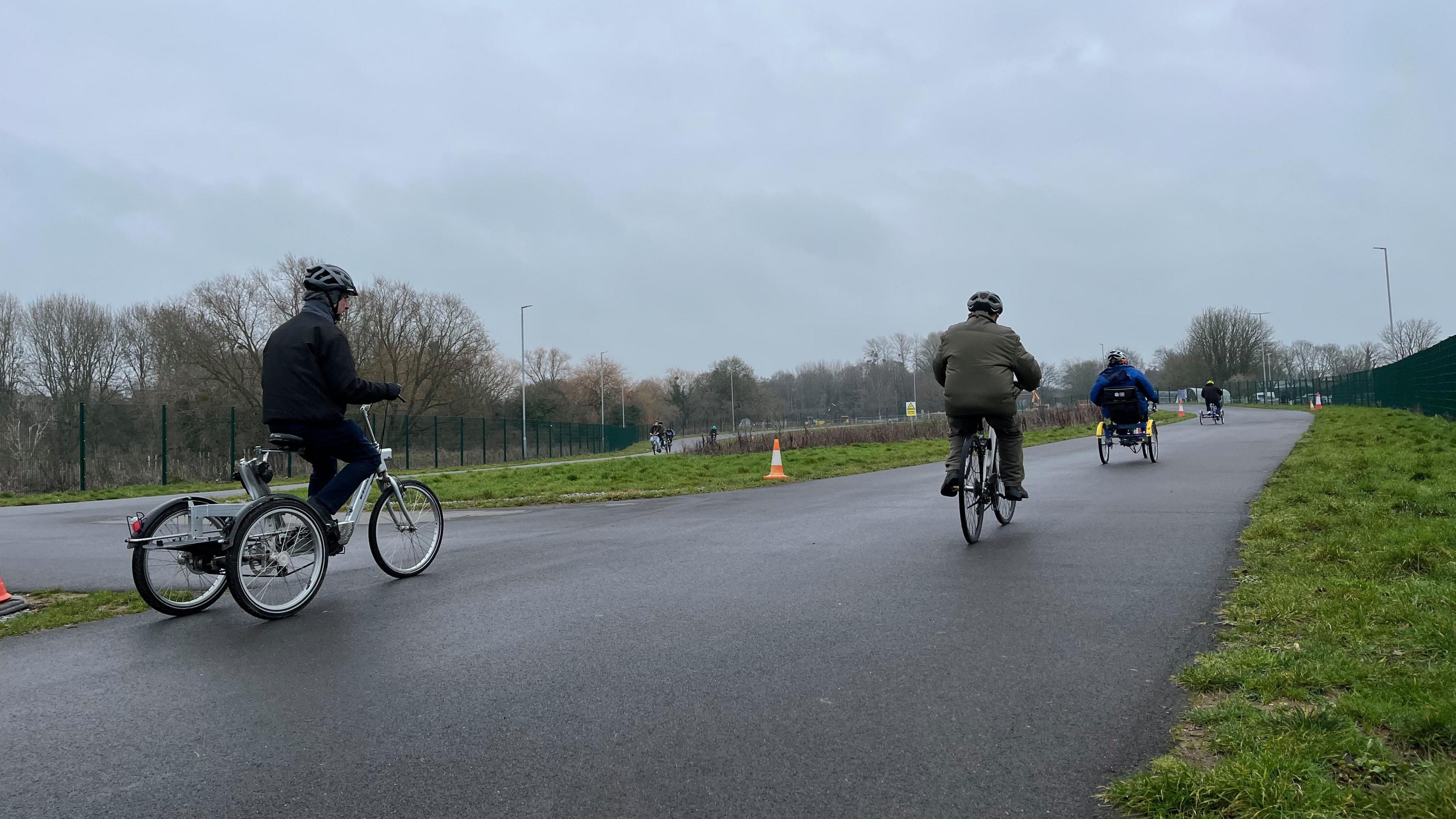 Swindon sports hub gets more disabled and young people cycling - BBC News