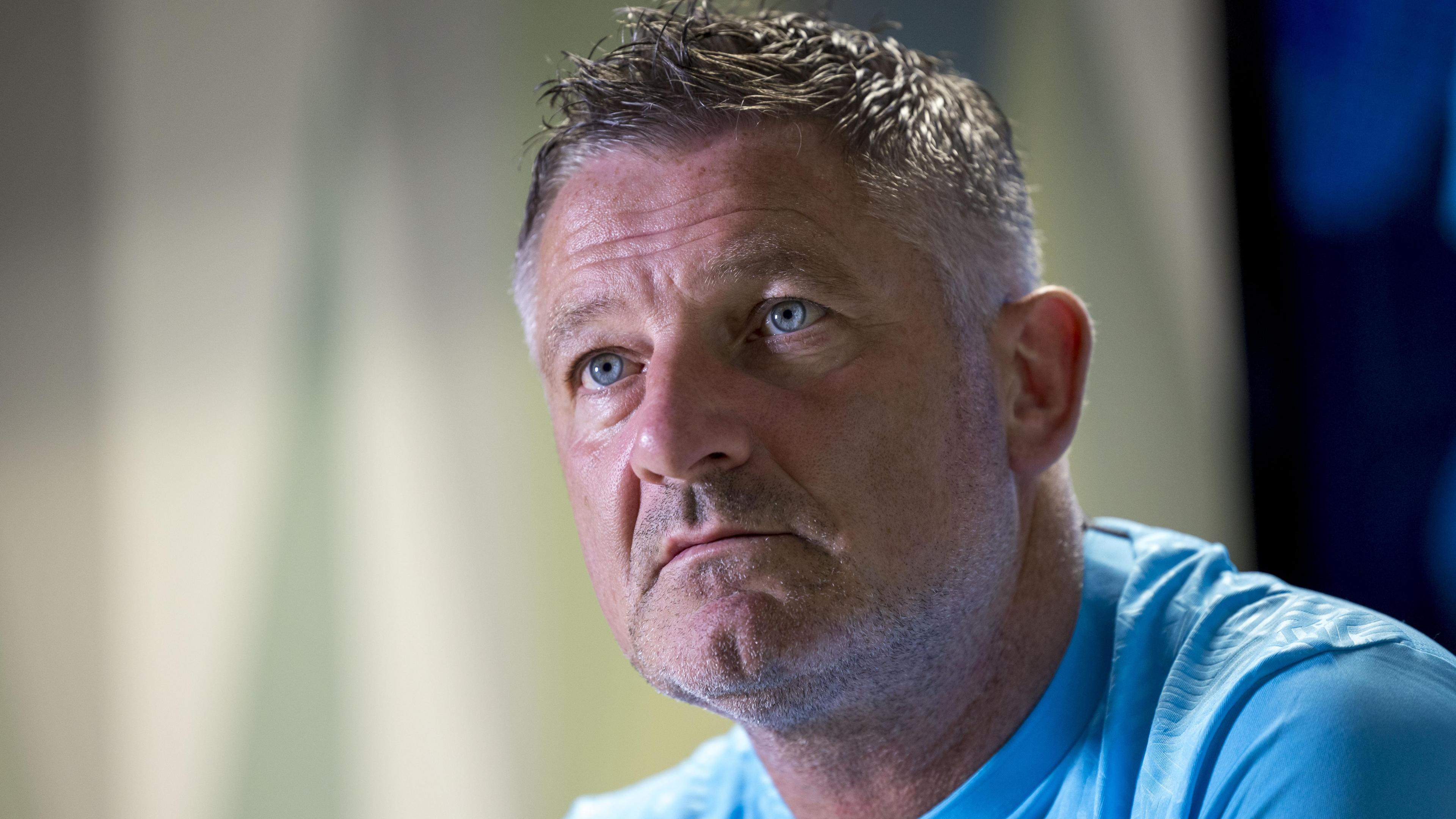 Docherty hails 'first-class application' of Dundee players - BBC Sport