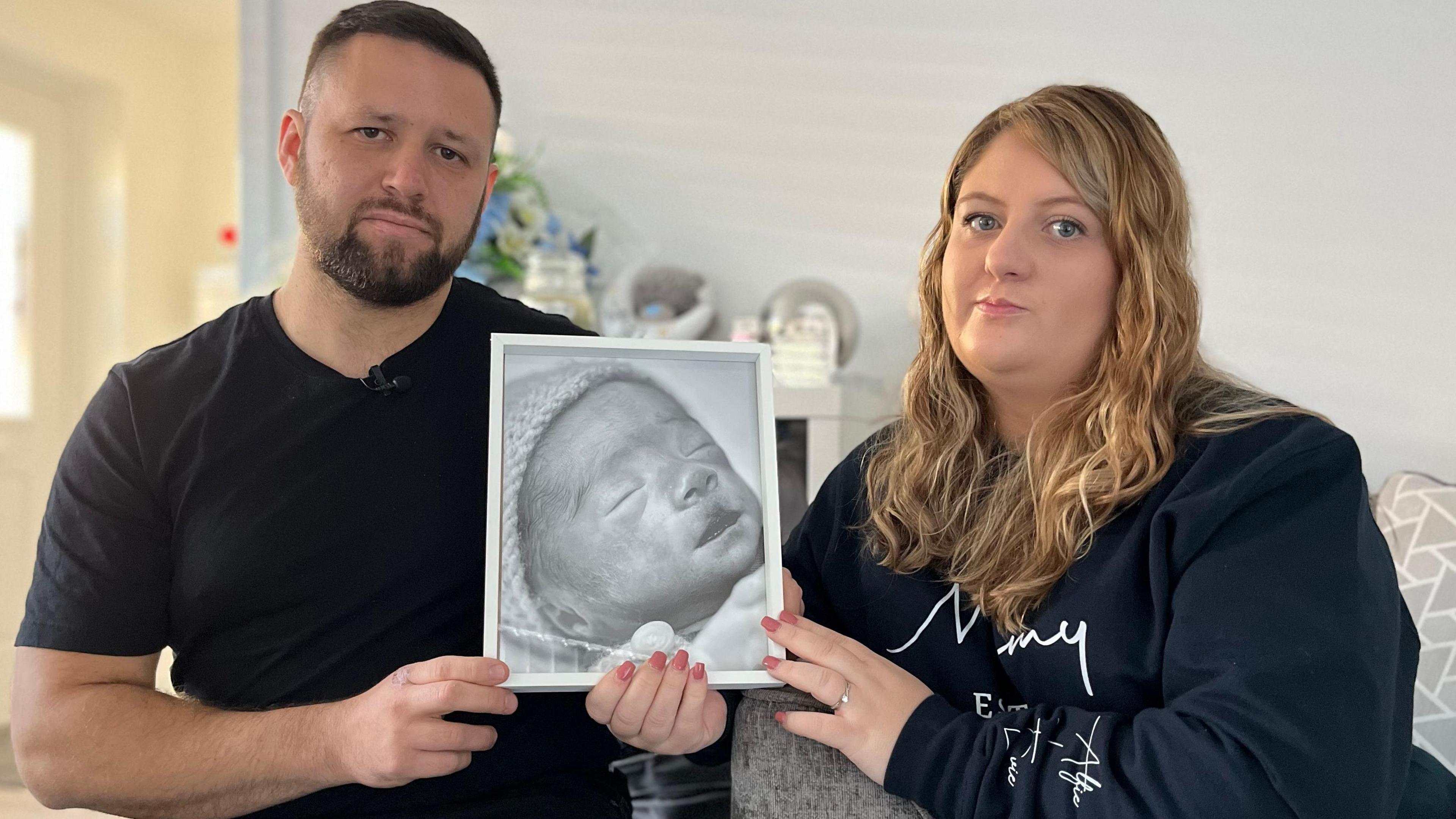 Families face 12-month wait to discover how their babies died - BBC News