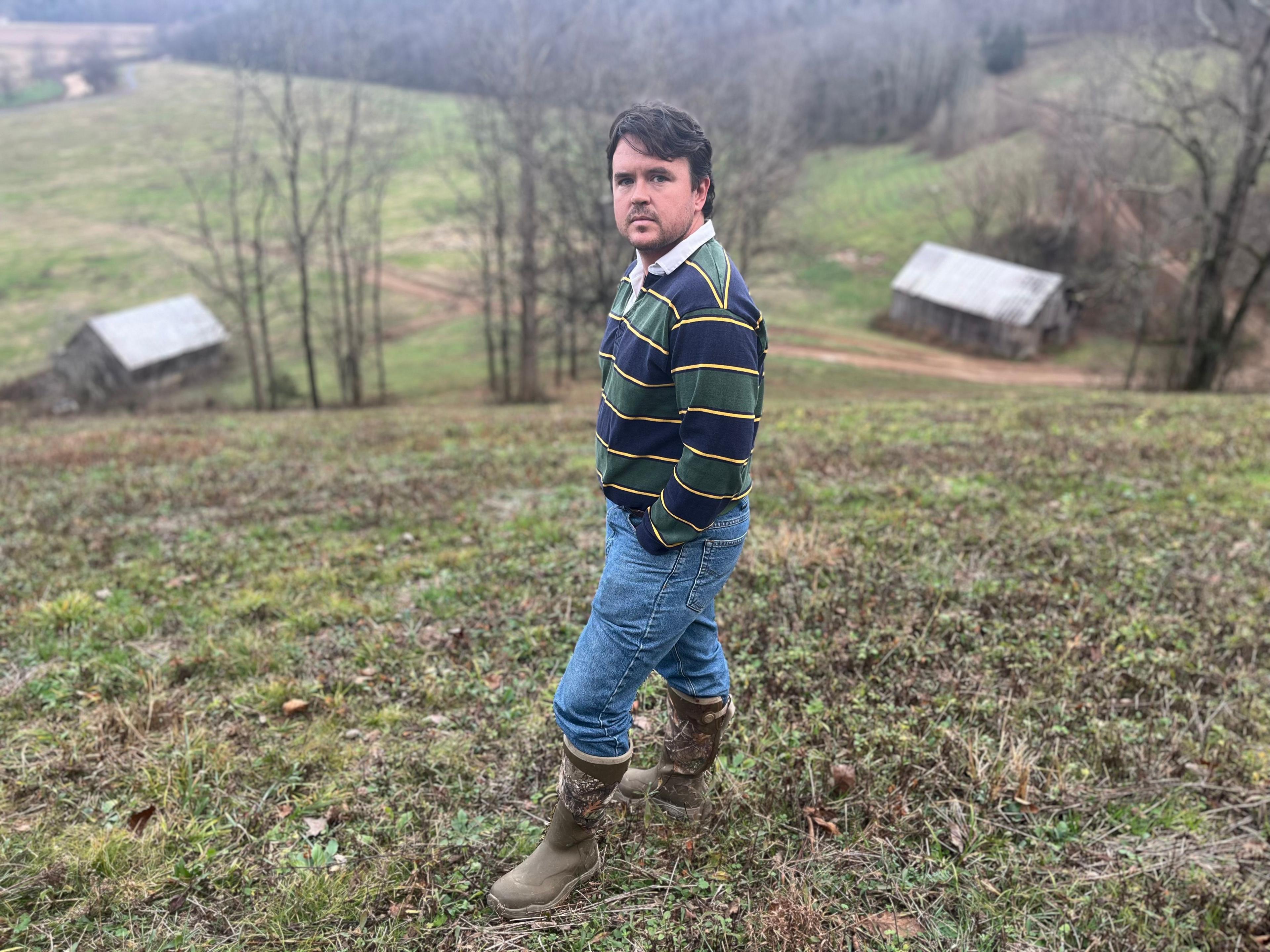 The fight over Christian nationalism in a small Tennessee town - BBC News