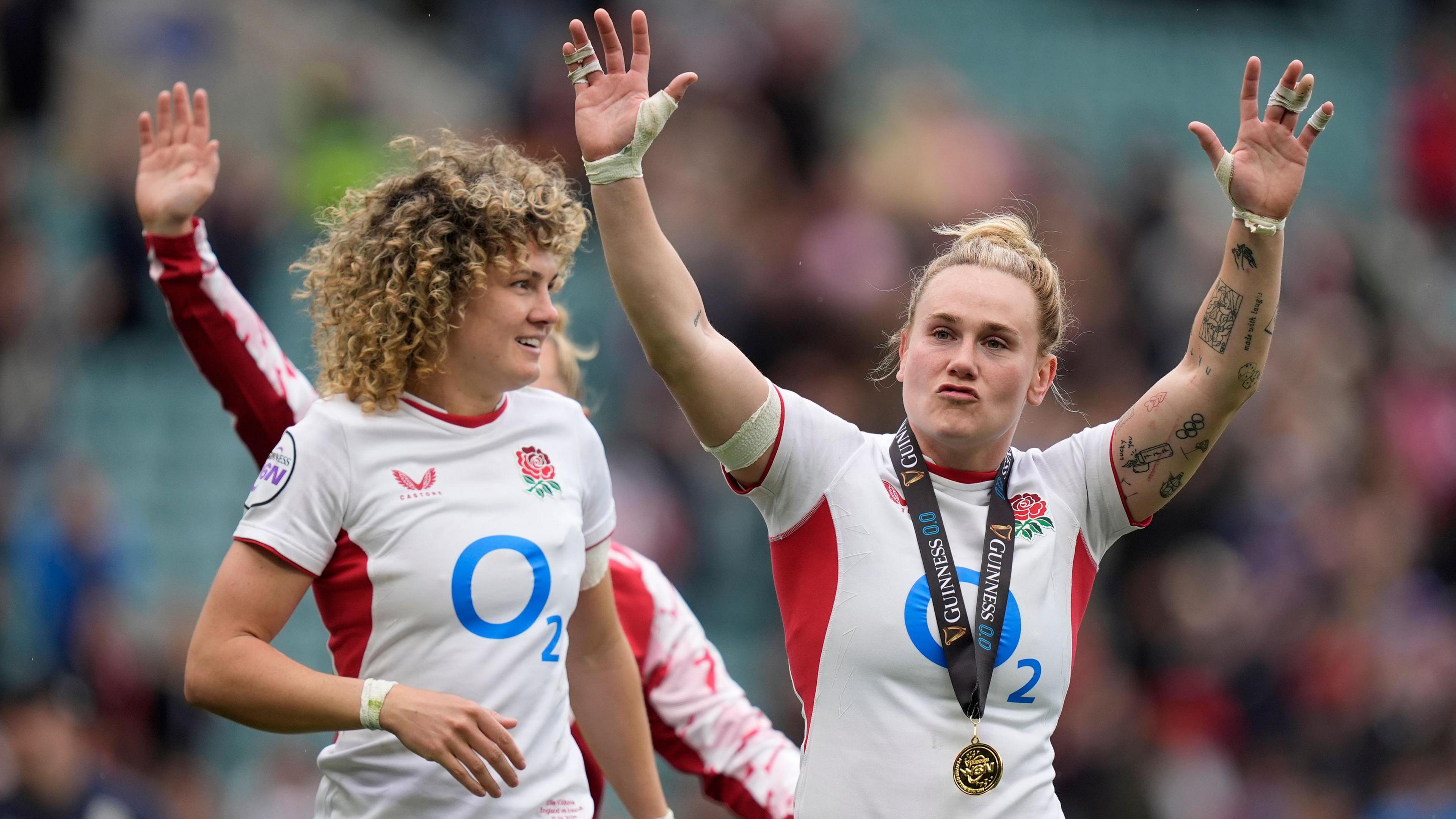 Haineala Lutui's Red Roses debut 'pretty special', says mum - BBC News