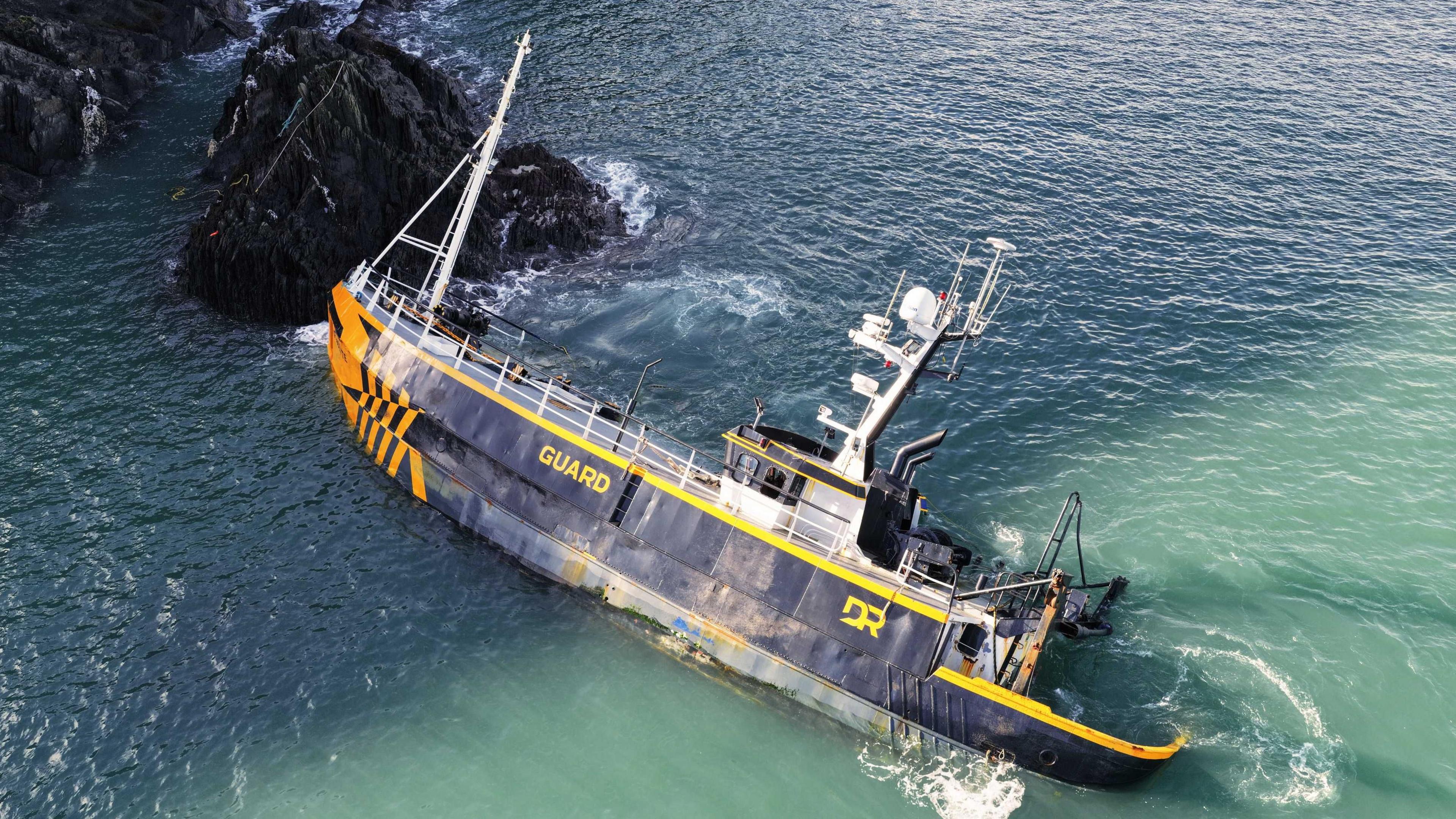 Grounded 24-metre shipwreck spotted off Pembrokeshire coast - BBC News