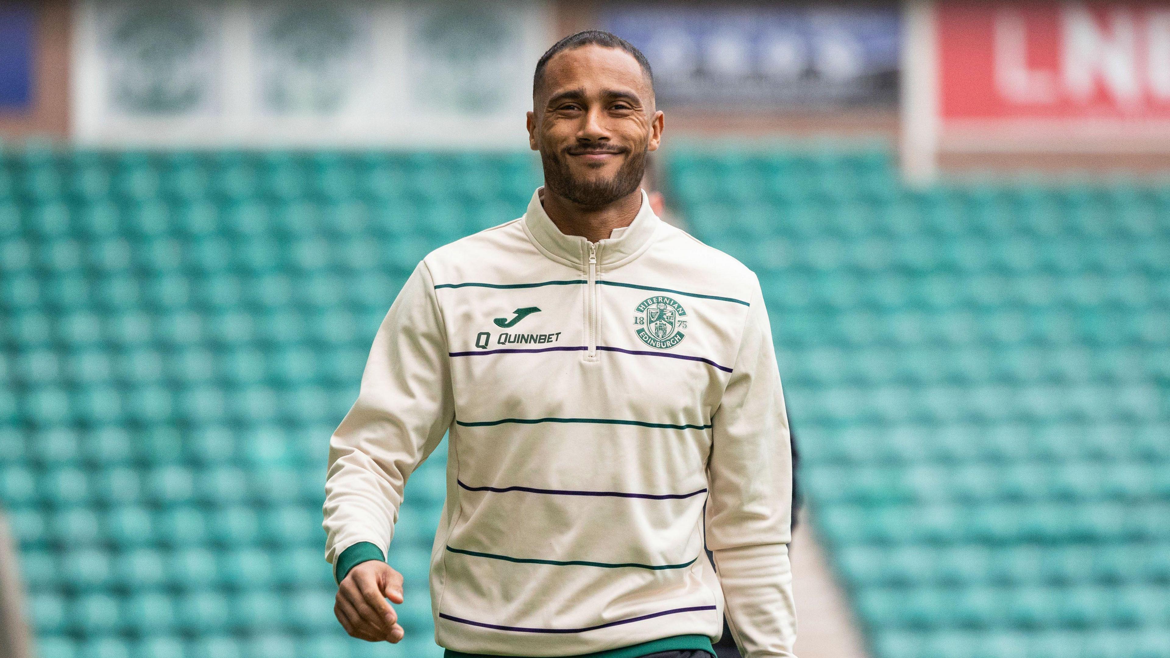 Obita signs new Hibs deal - BBC Sport