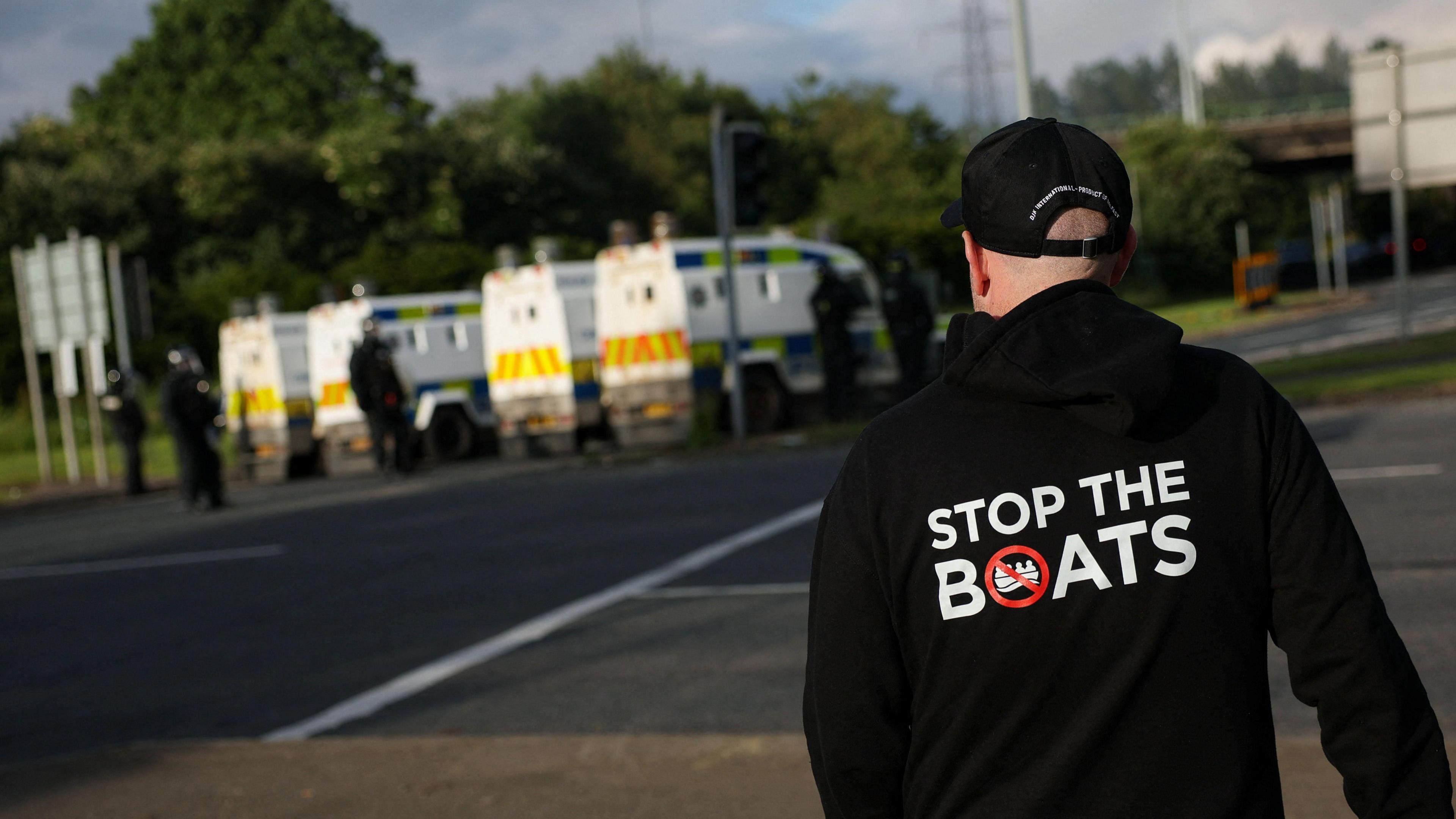 What we know about how Northern Ireland riots were organised - BBC News