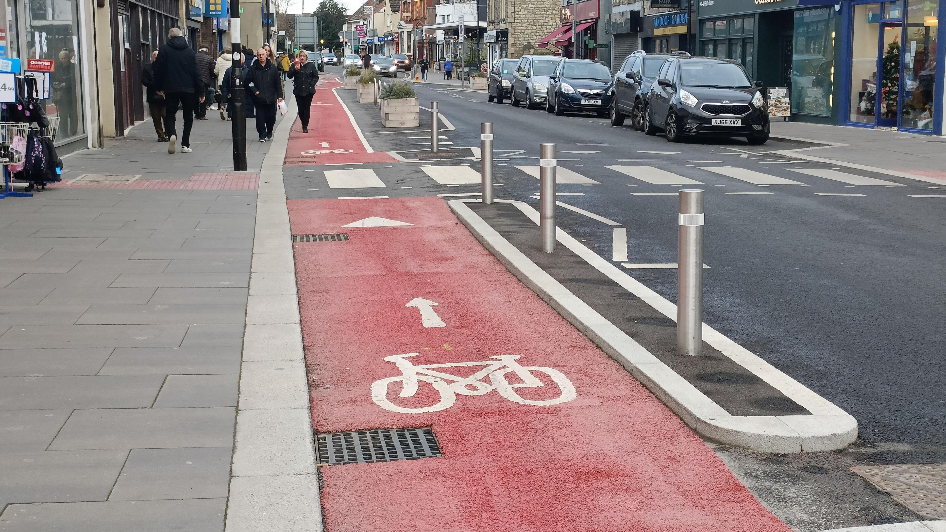 Council explores plans to pedestrianise town centre - BBC News