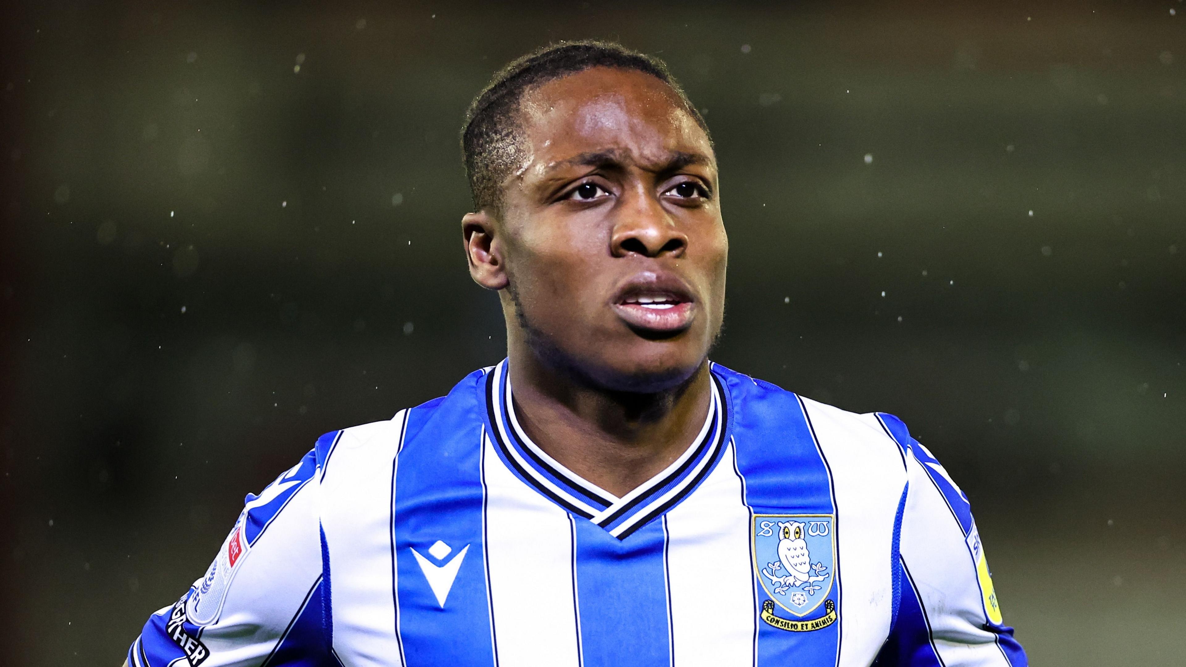 'Hard-working' Dennis Adeniran signs one-year deal with St Mirren - BBC ...