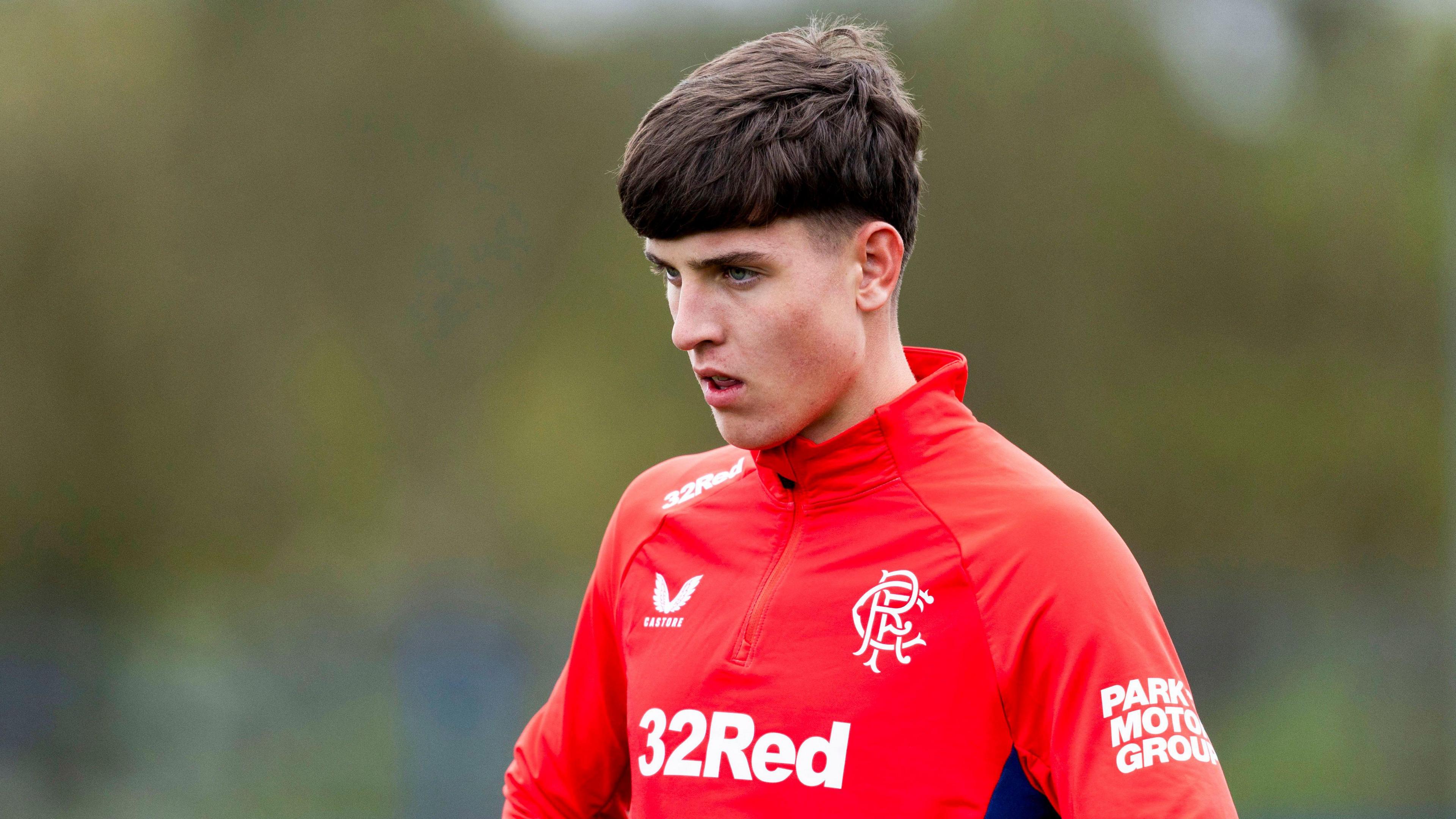 Rangers defender Zander Hutton joins Hamilton Accies on loan - BBC Sport