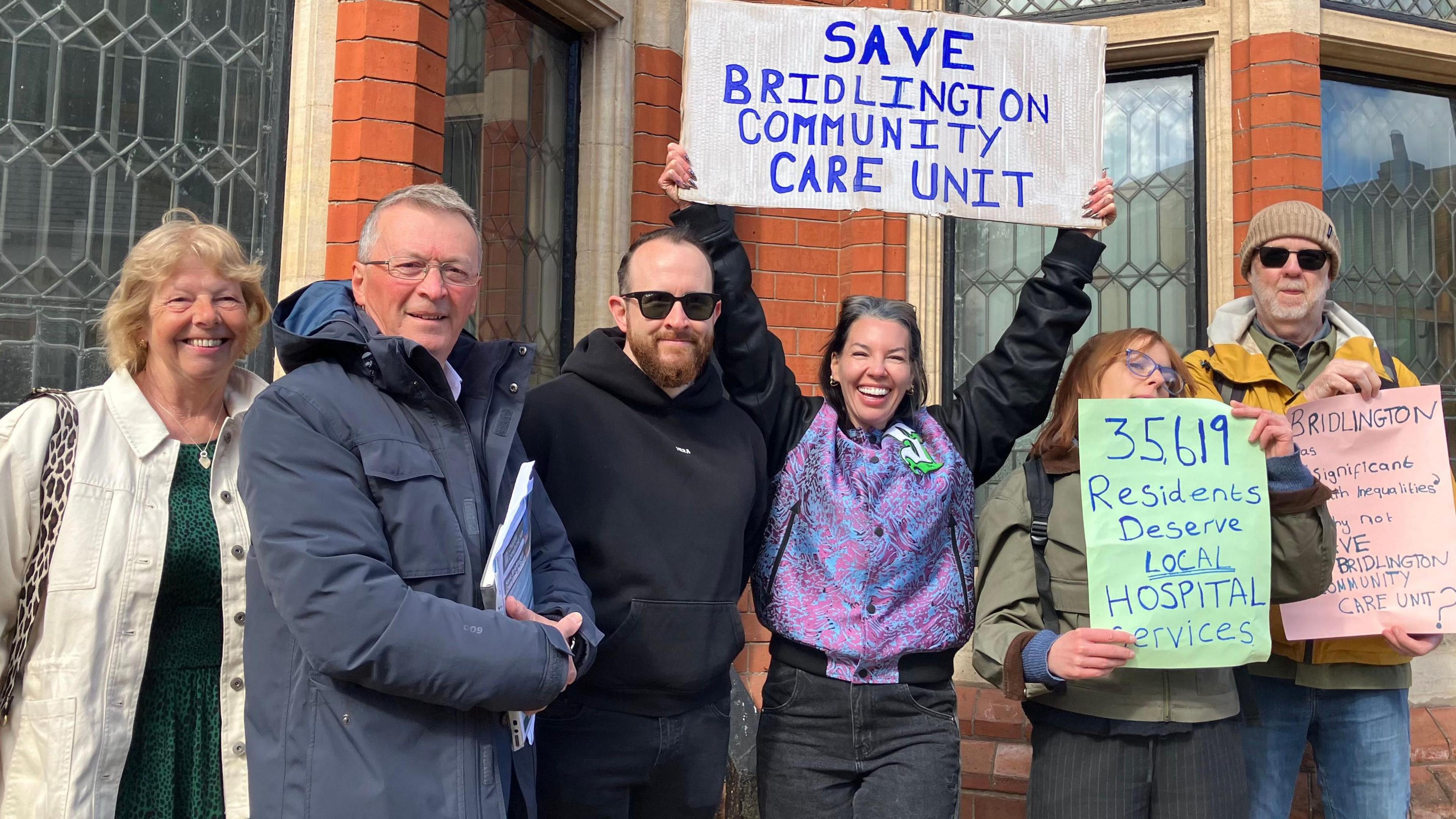 Council urges pause on Bridlington hospital ward closure plans - BBC News