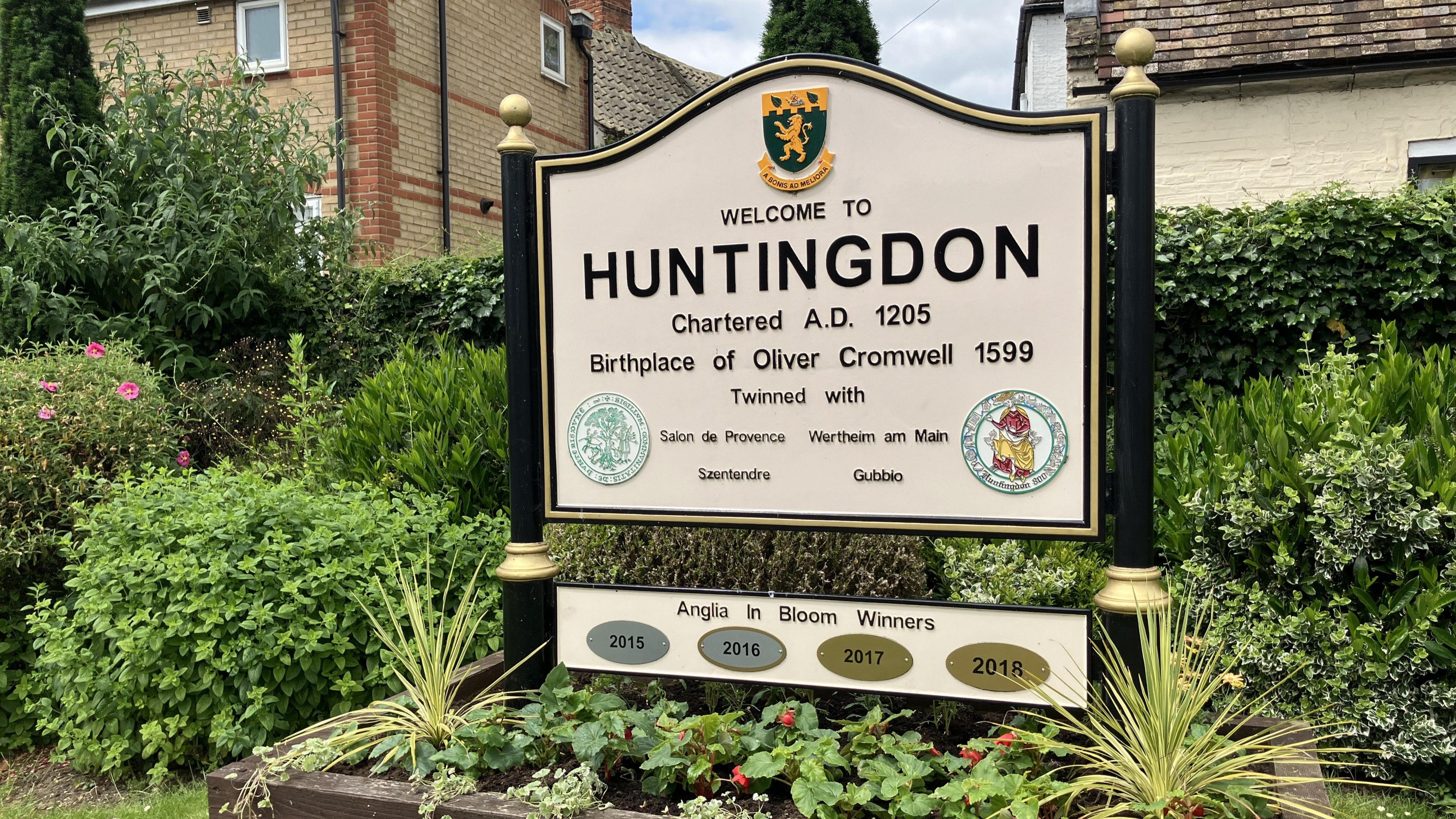 Huntingdon bids to become the UK's first Town of Culture - BBC News