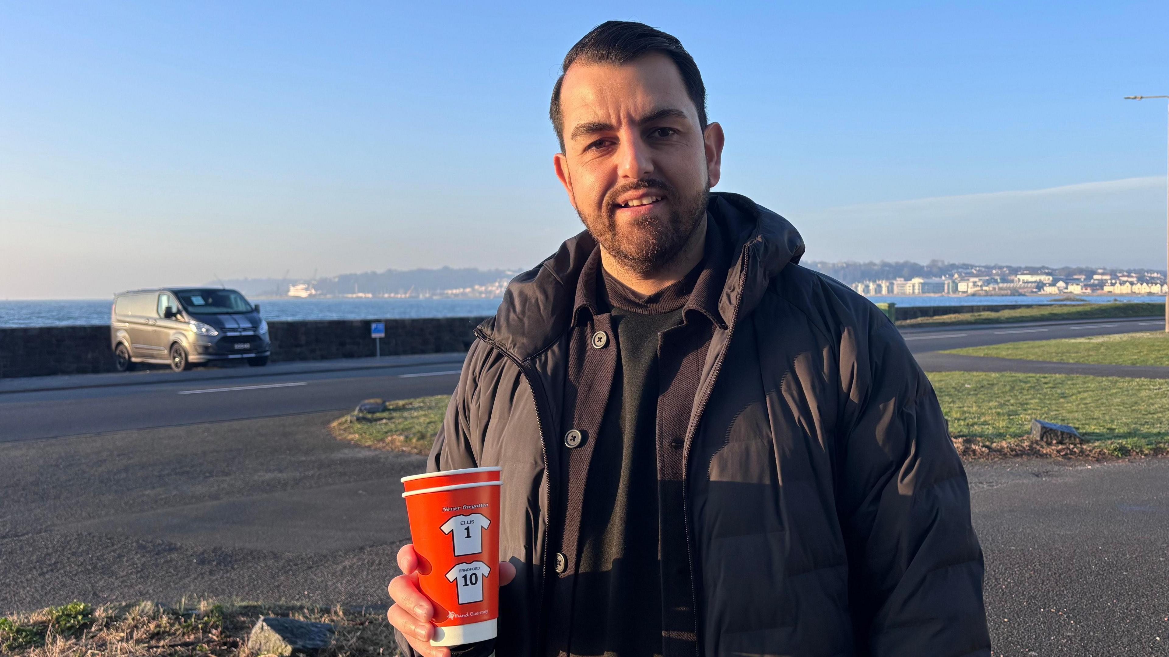 Guernsey Roll Bar's memory cups promote mental health support - BBC News
