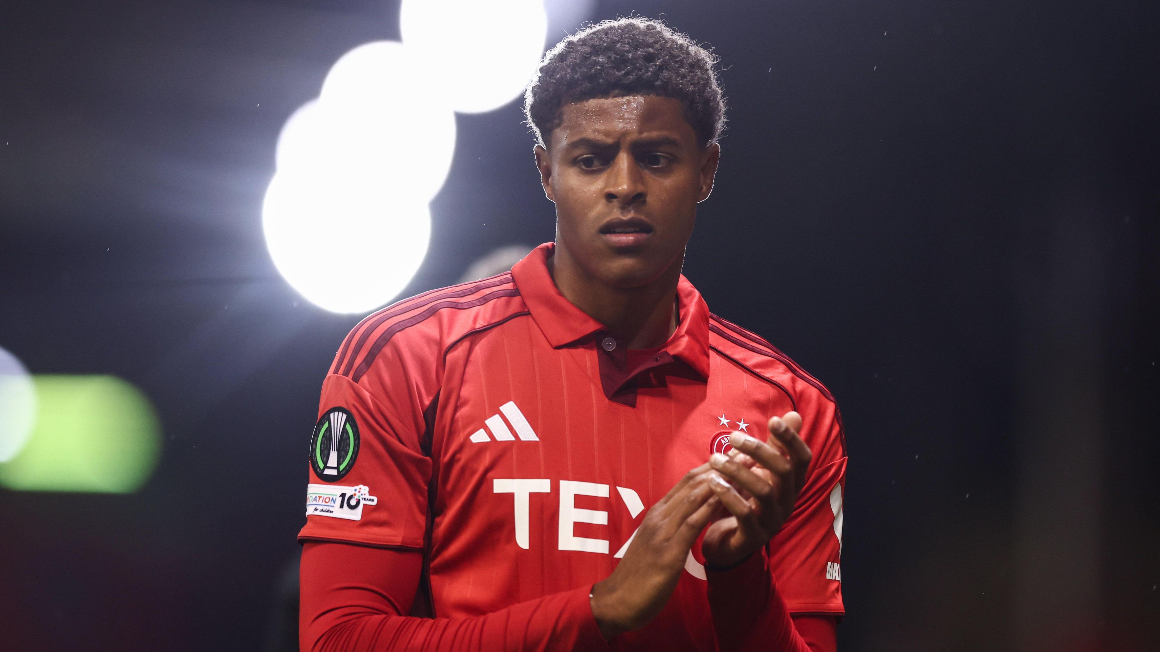 Aberdeen's Kusini Yengi goes on loan to Japan - BBC Sport