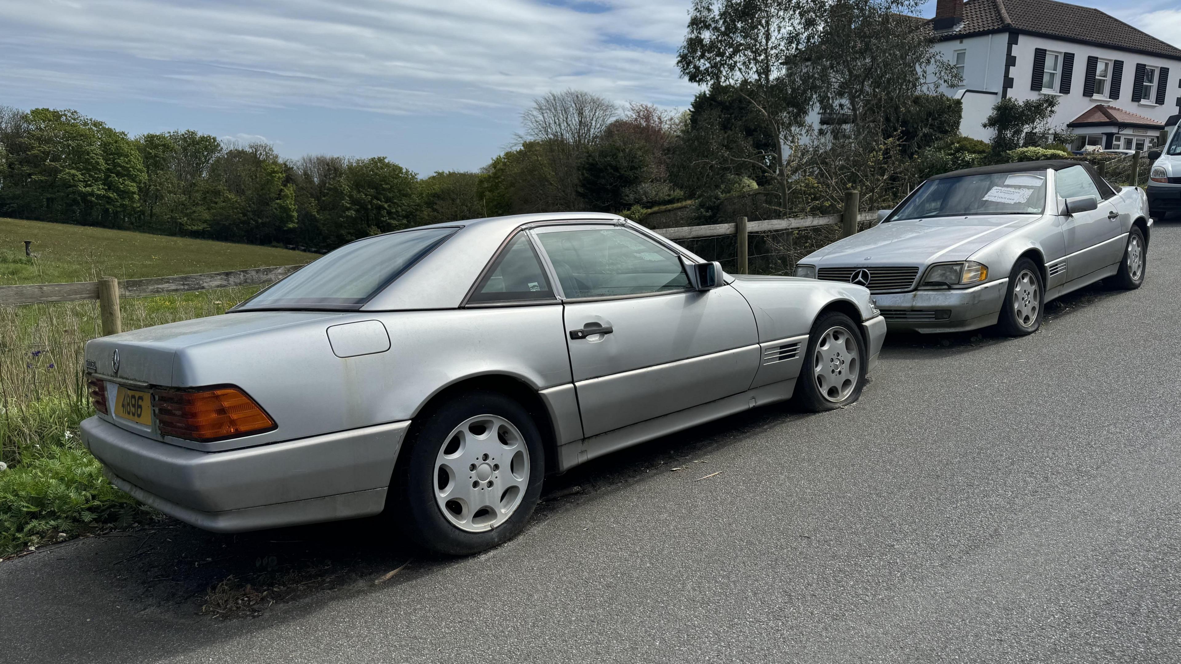 Fermain residents remain in lurch over abandoned cars - BBC News