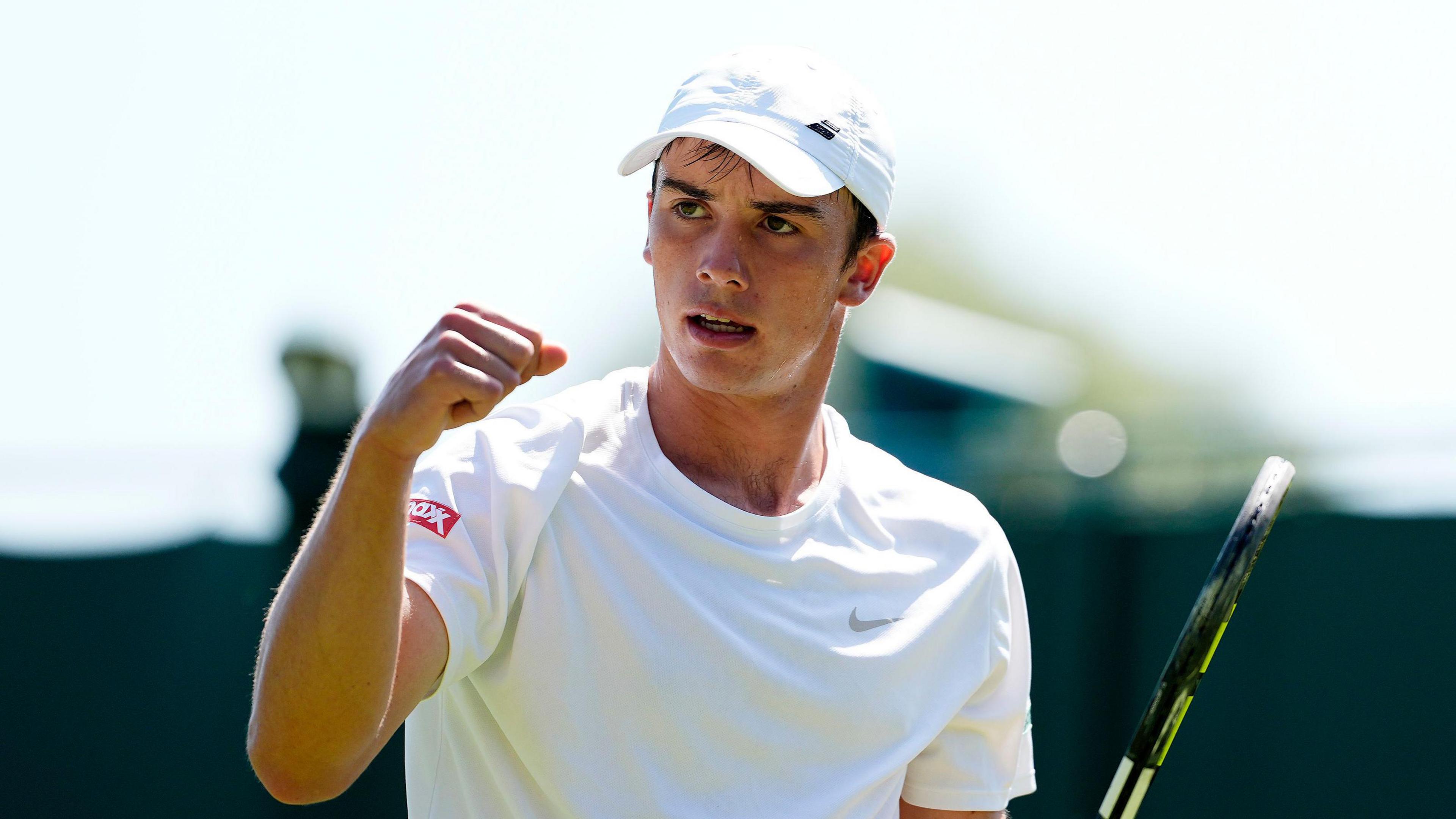 Call for tennis players to have say in Winter County Cup future - BBC News