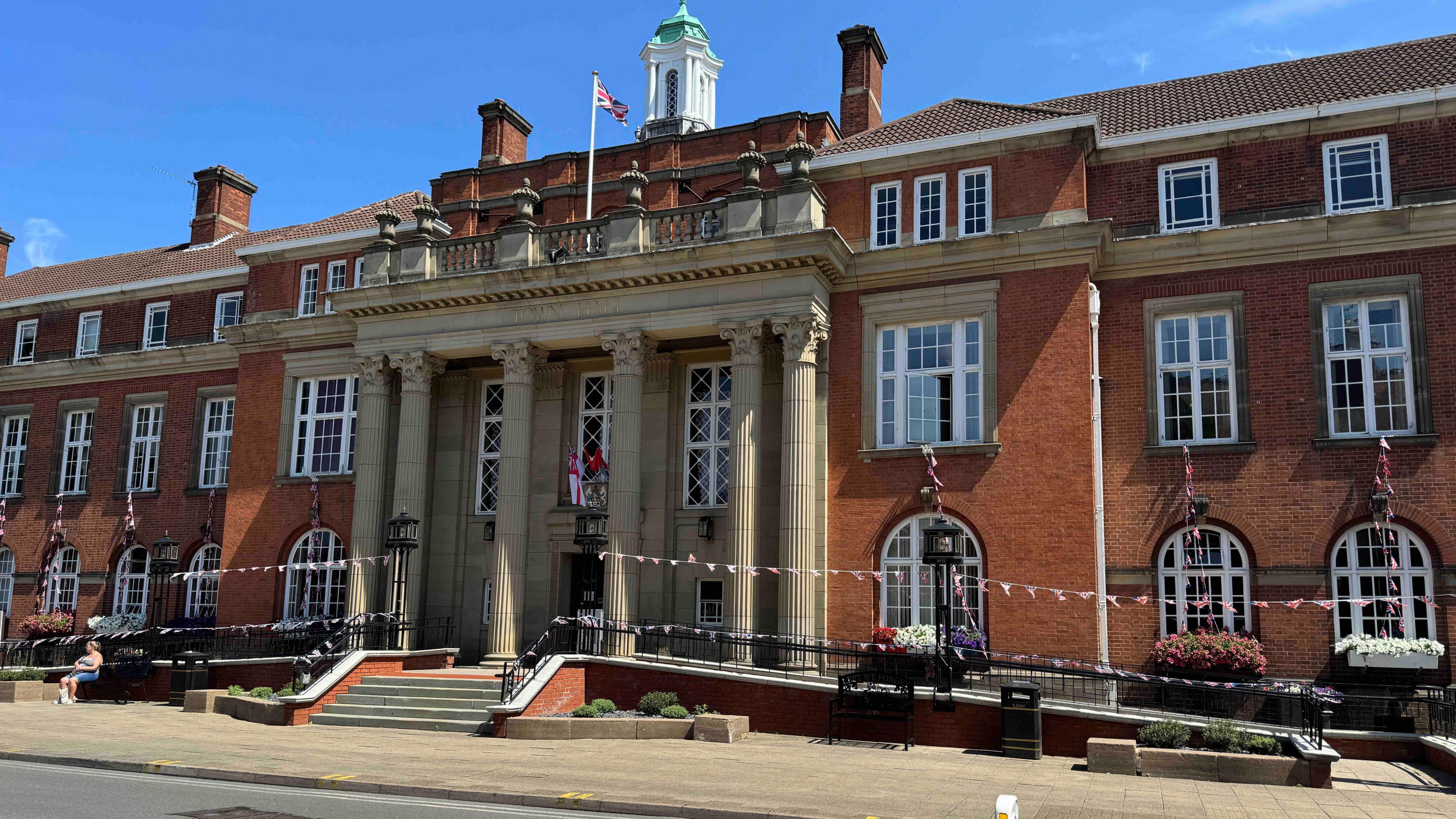 Rugby Borough Council to ask for local election to be scrapped - BBC News
