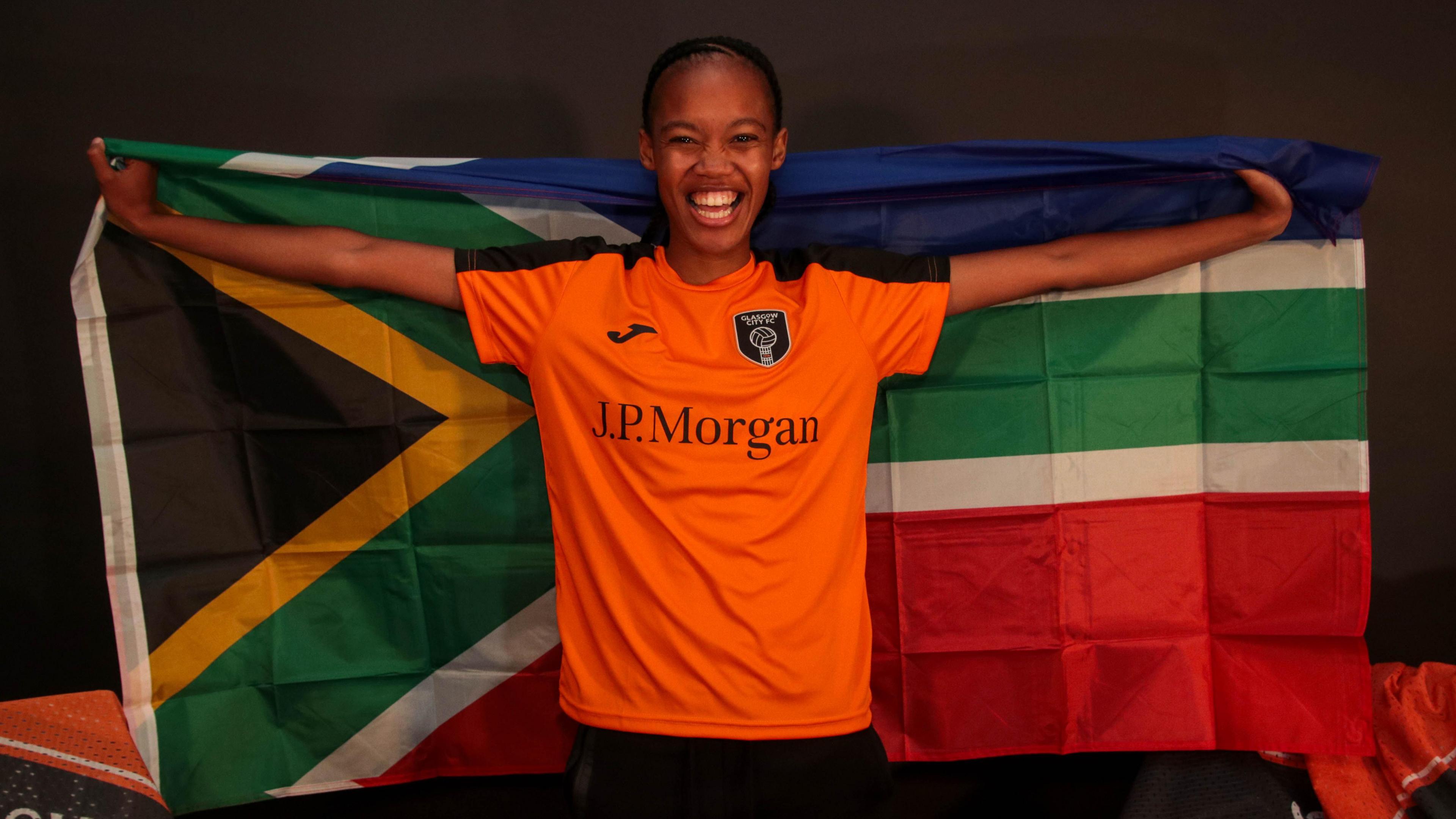 South Africa midfielder Linda Motlhalo rejoins Glasgow City - BBC Sport