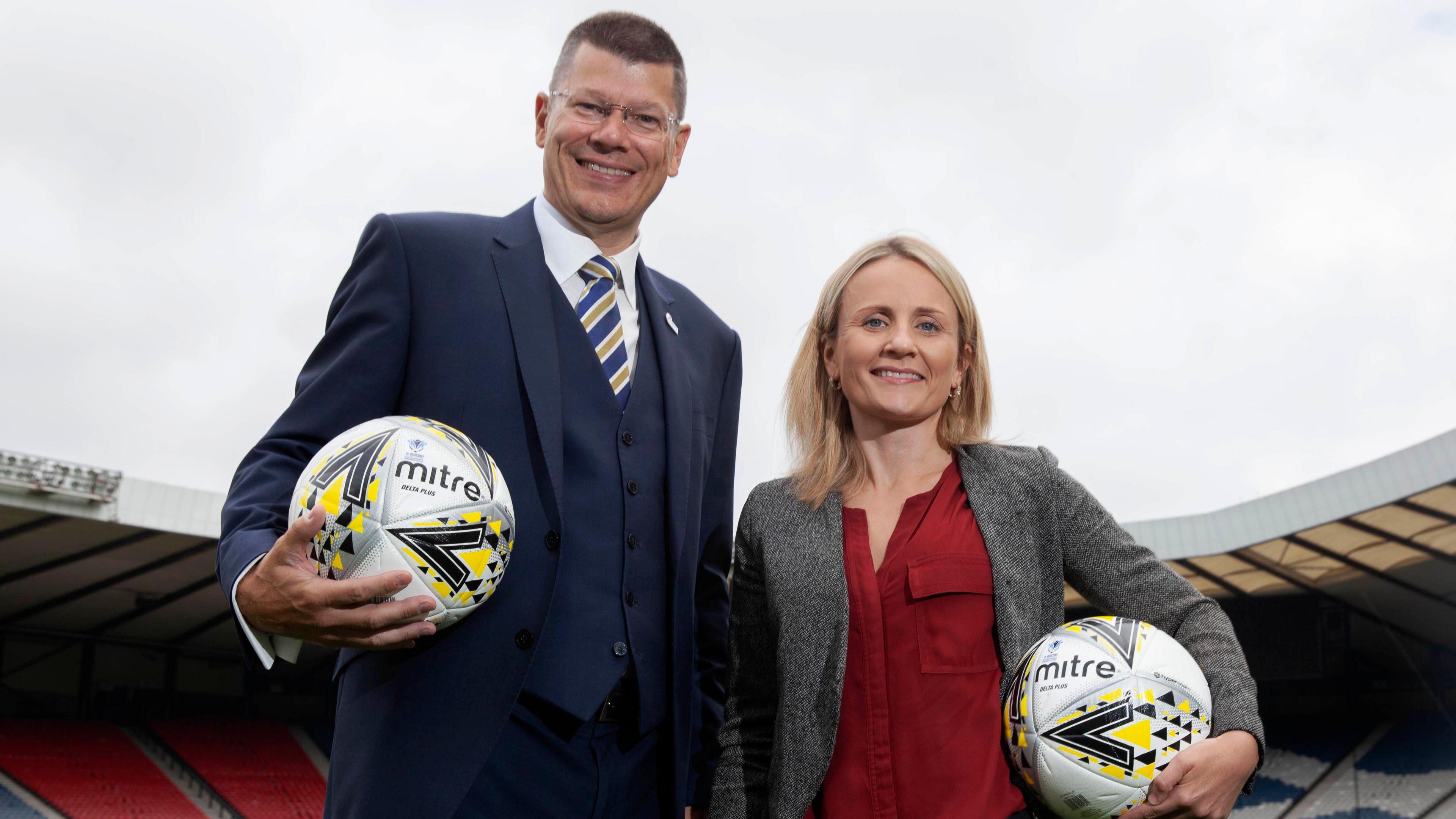Football worth over £800m to Scottish economy - BBC News