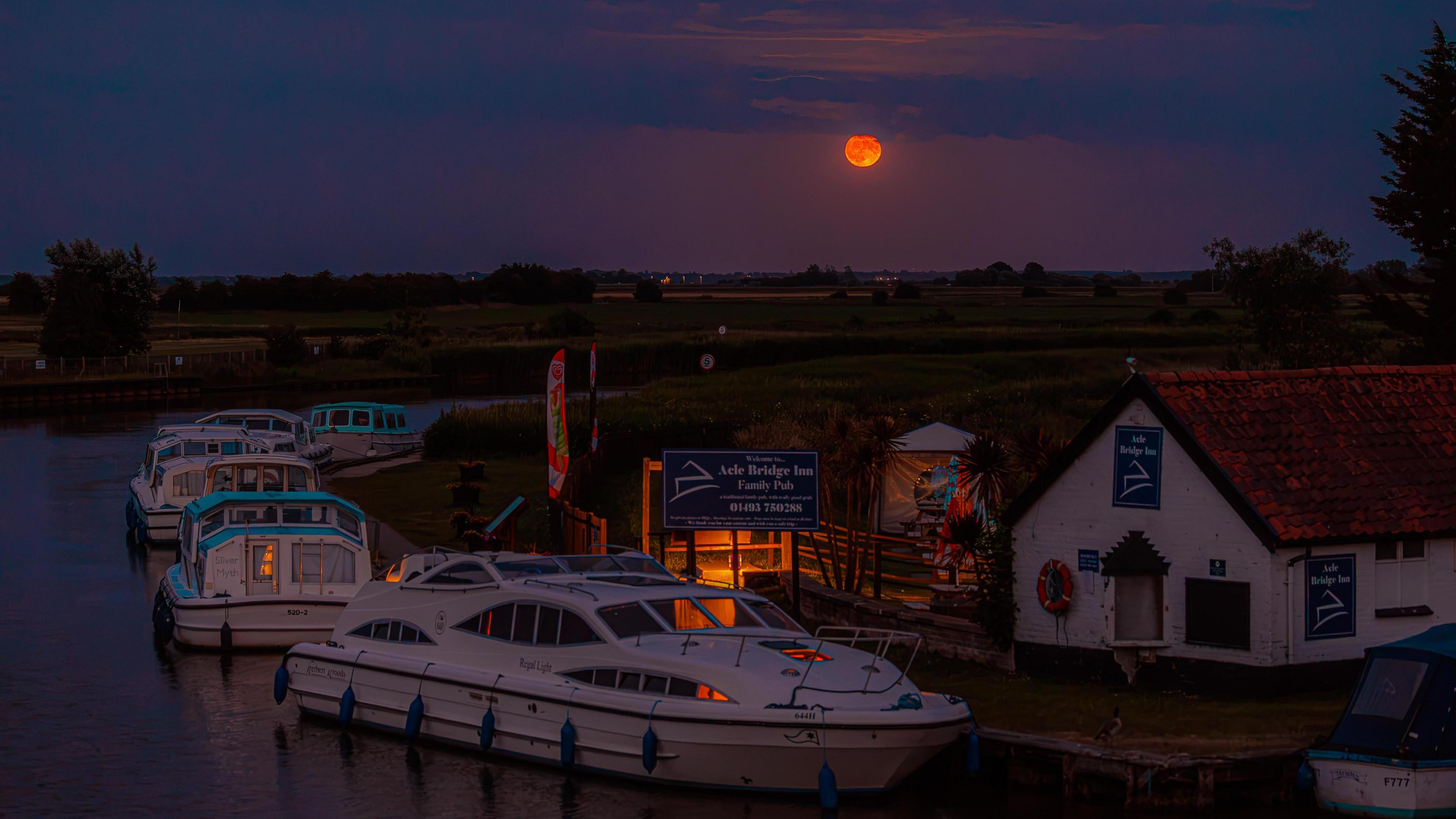 June 2026 full Moon: Strawberry Moon lights up UK sky - BBC Weather