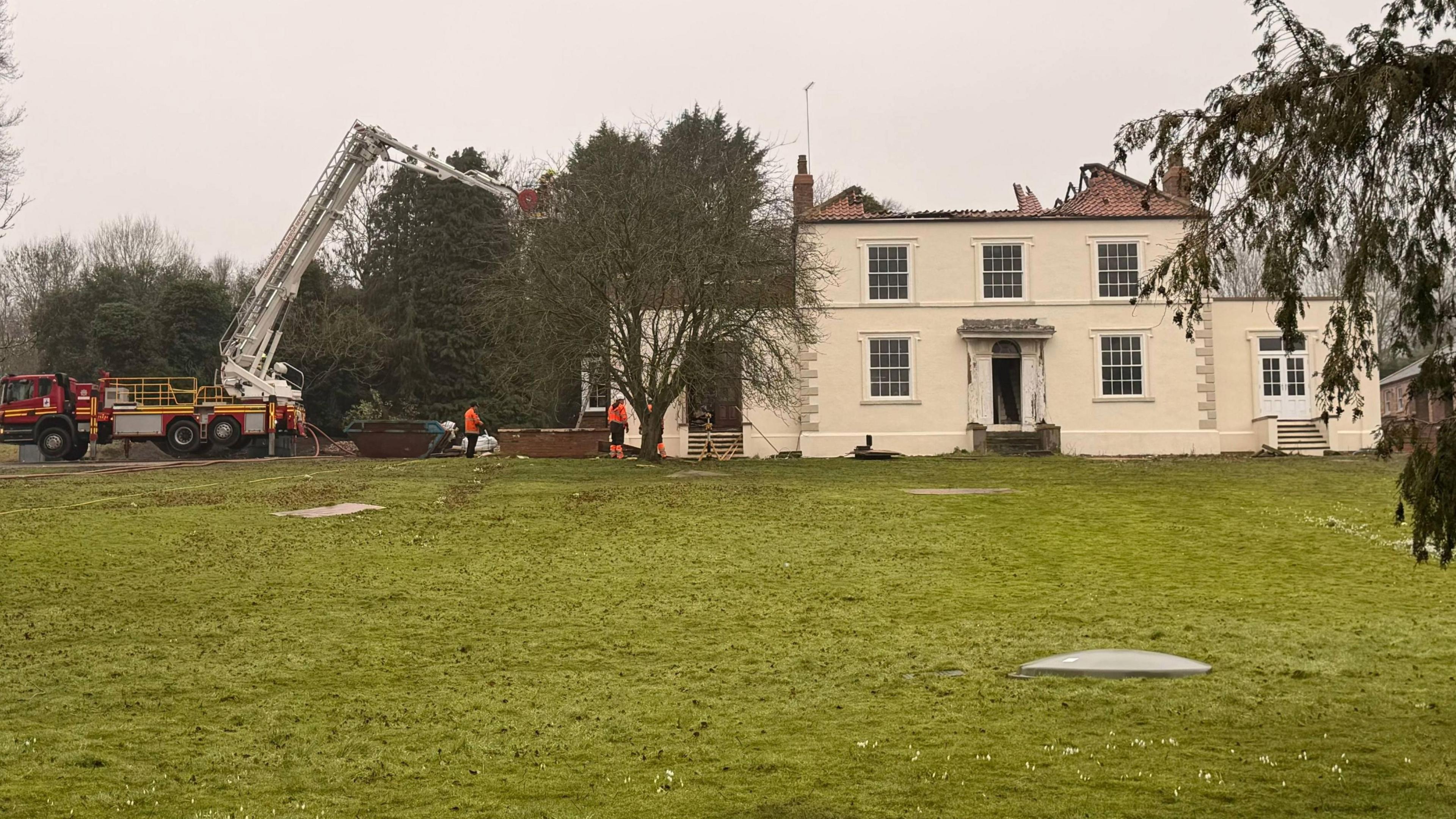 Firefighters tackle major house blaze in Eppleworth - BBC News