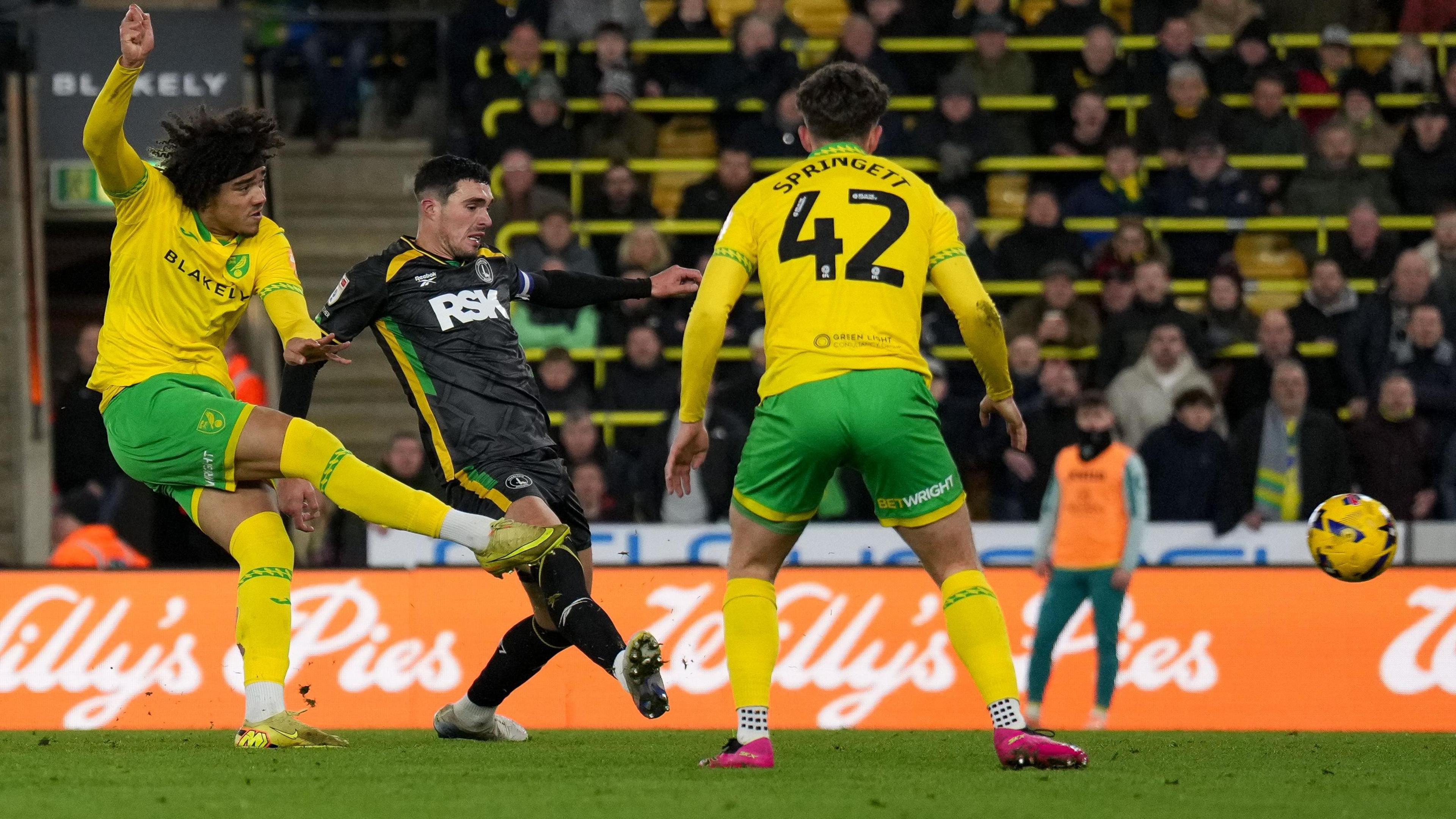 Norwich City 1-0 Charlton Athletic: Jovon Makama nets Canaries winner ...