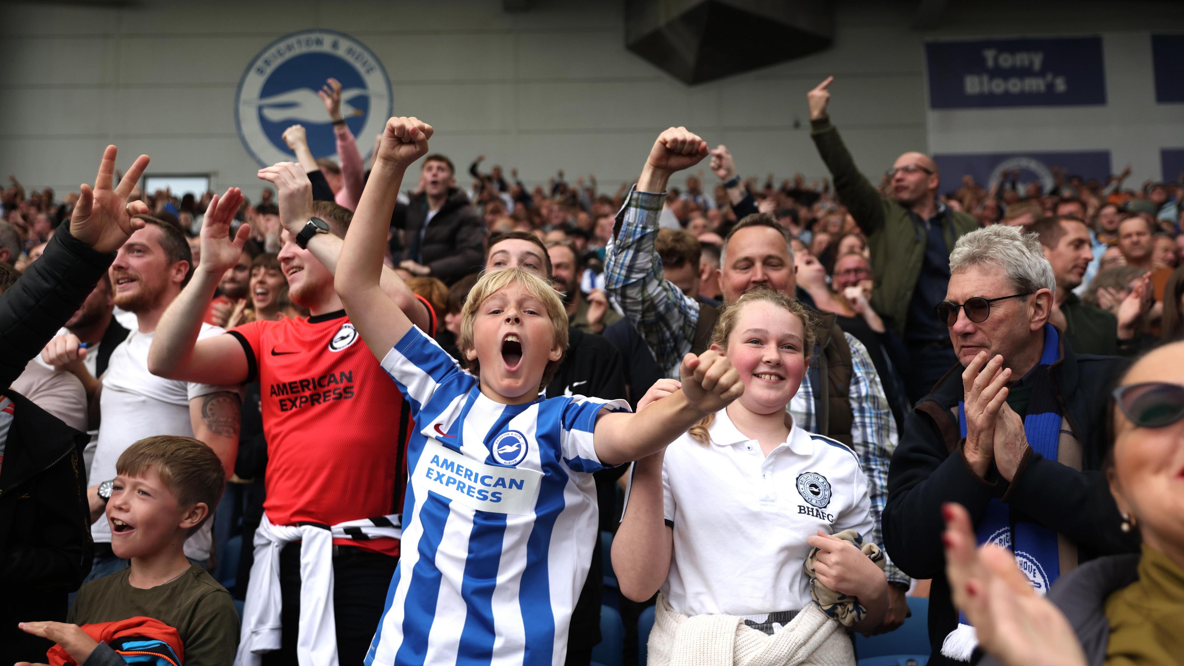 Brighton: De Zerbi urges fans to play their part - BBC Sport