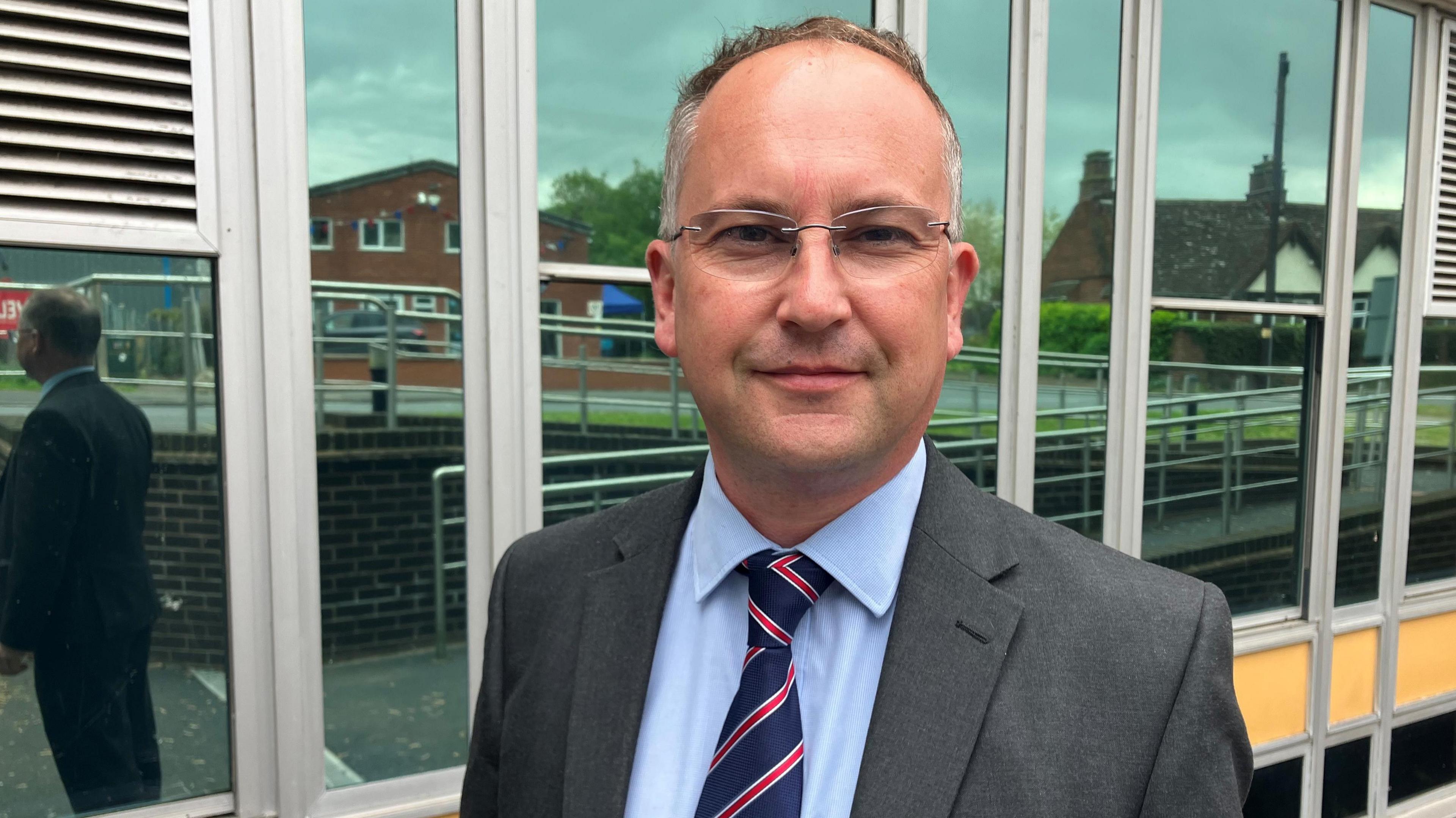 Praise for Herefordshire children's services turnaround - BBC News