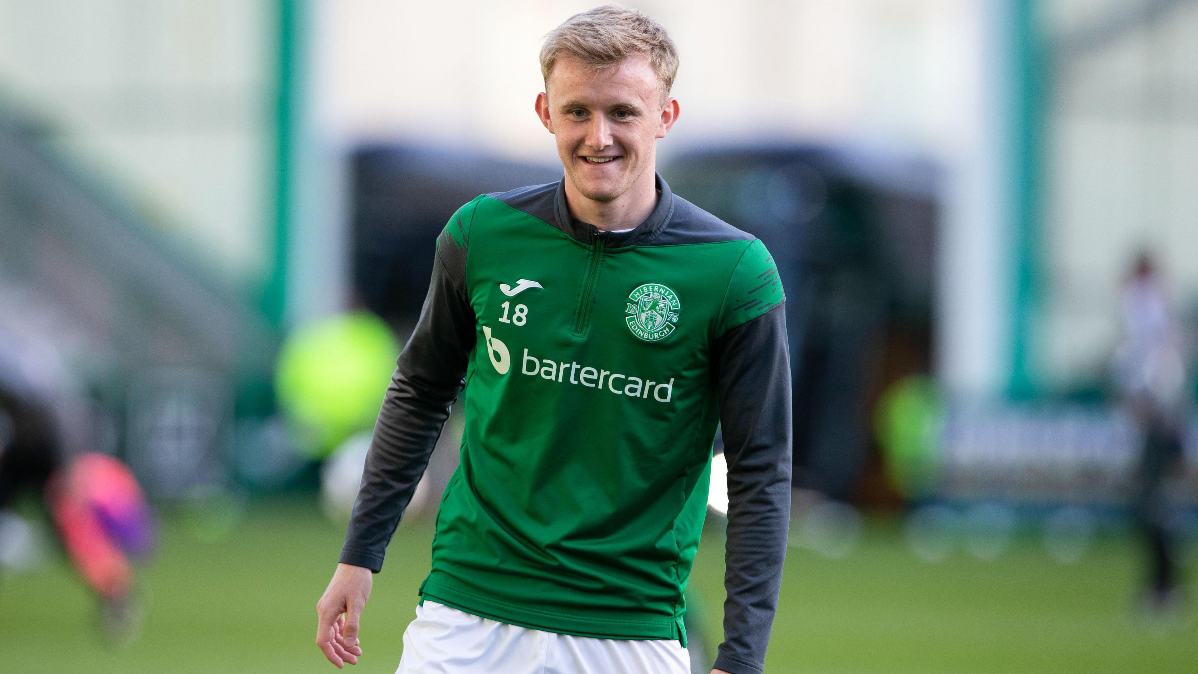 Ewan Henderson: Hibs midfielder joins Belgian side Beerschot - BBC Sport